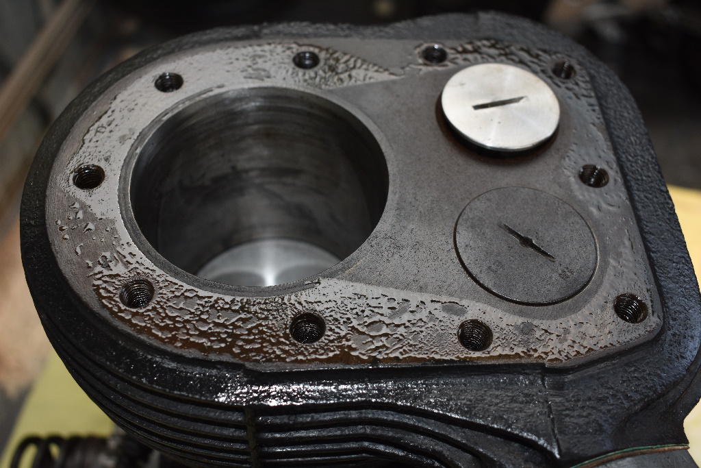 A BSA M20 engine, with loose barrel and cylinder head and believed ...