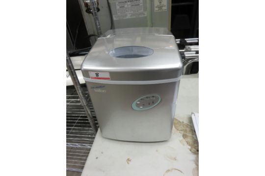 SALTON PORTABLE ICE CUBE-MAKER