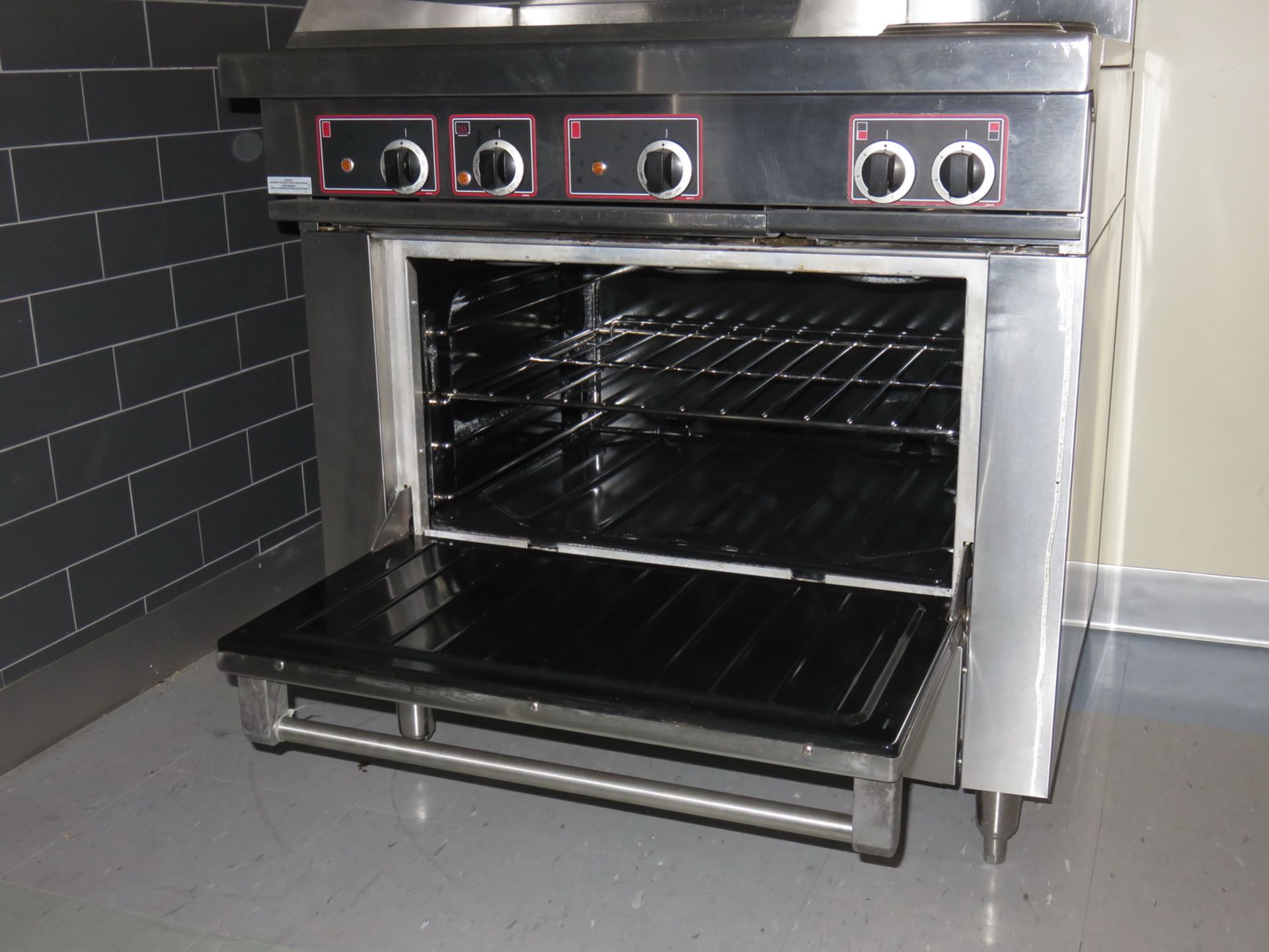 GARLAND SS686-24L ELECTRIC RESTAURANT RANGE W/ STANDARD OVEN, 2-BURNERS ...