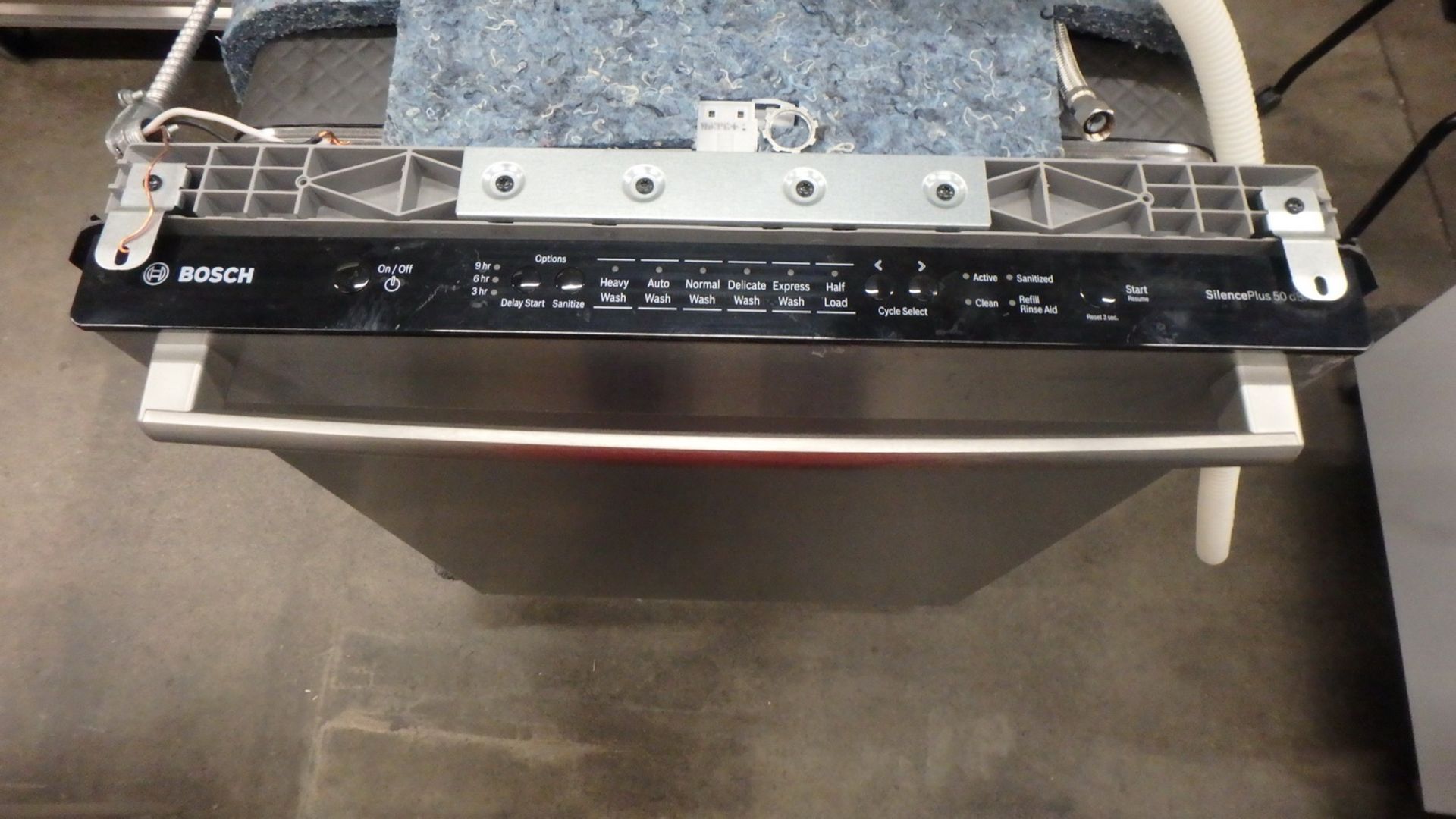 BOSCH SHX3AR75UC/22 STAINLESS STEEL UNDER COUNTER DISHWASHER, S/N ...
