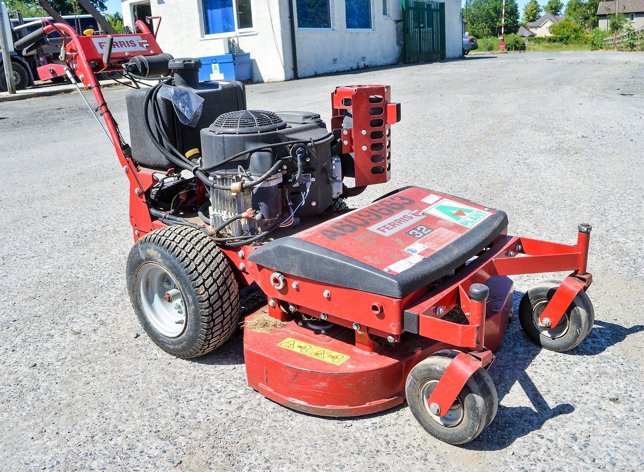 Ferris FW32 32 inch petrol driven walk behind mower S/N: 2016341222