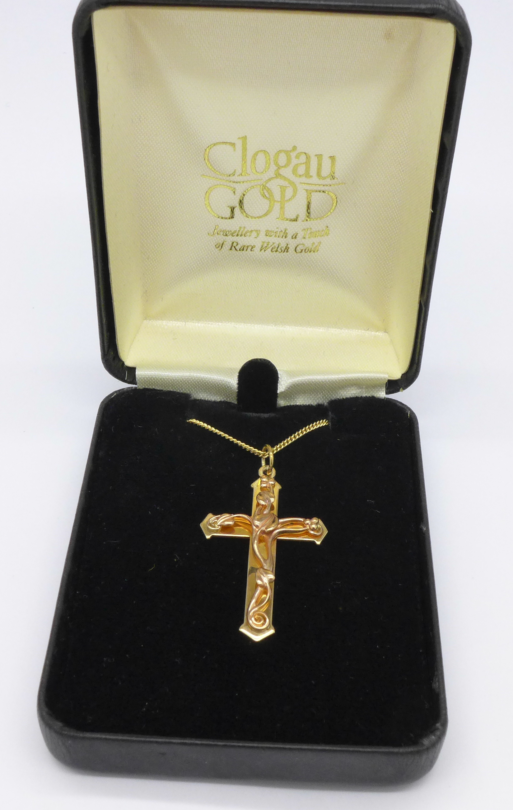A 9ct Clogau gold cross pendant with chain, 6.4g, 38mm, with box