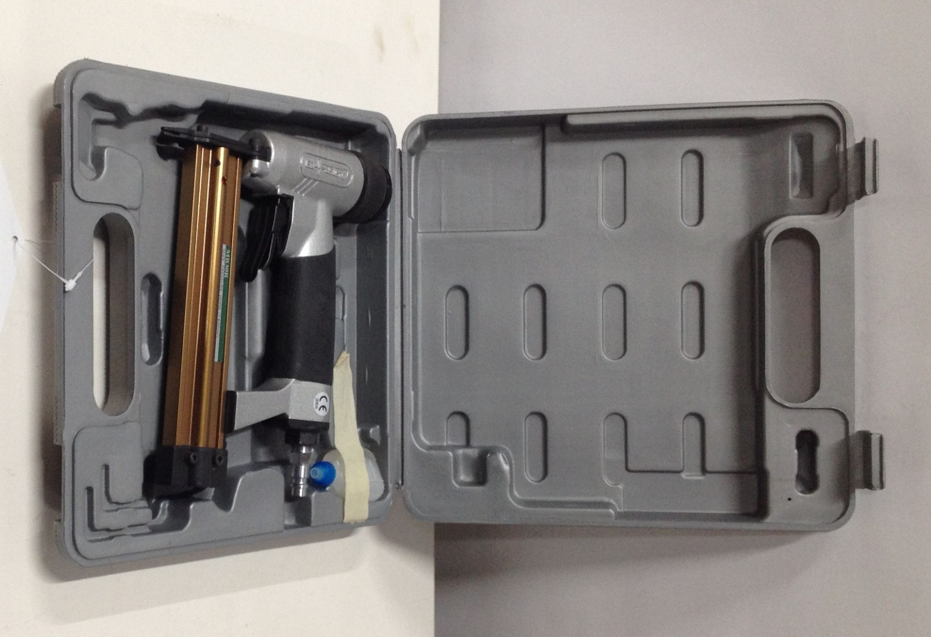 EZ-Fasten Pneumatic Nail Gun for nail thickness 0.84mmThis lot is ...