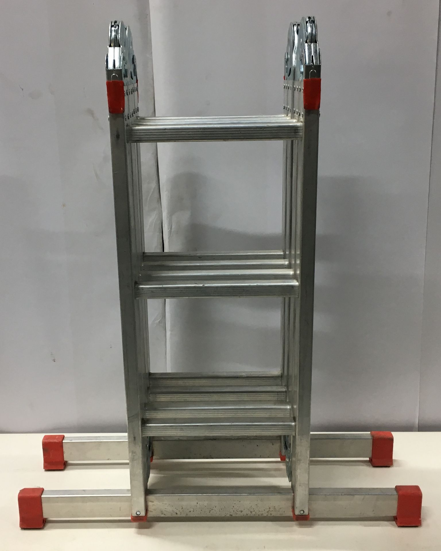 Werner Adjustable Ladder/Work Platform This lot is suitable for the ...