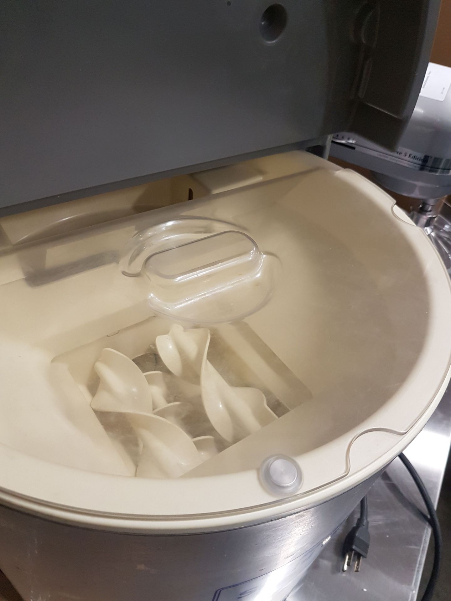 Suzumo Sushi Chef - Rice Ball Machine - Model SSG-SCS, Like New ...