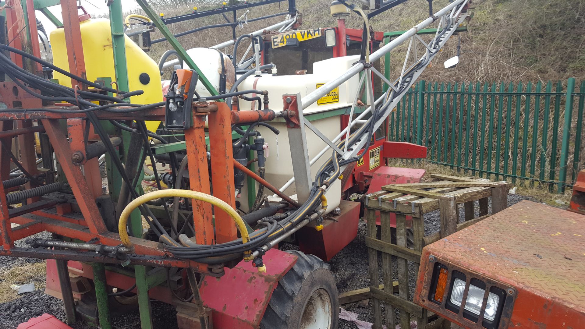 DS - 1987 FRAZIER AGRI BUGGY RED DIESEL SPRAYER + ROW CROP WHEELS *PLUS ...