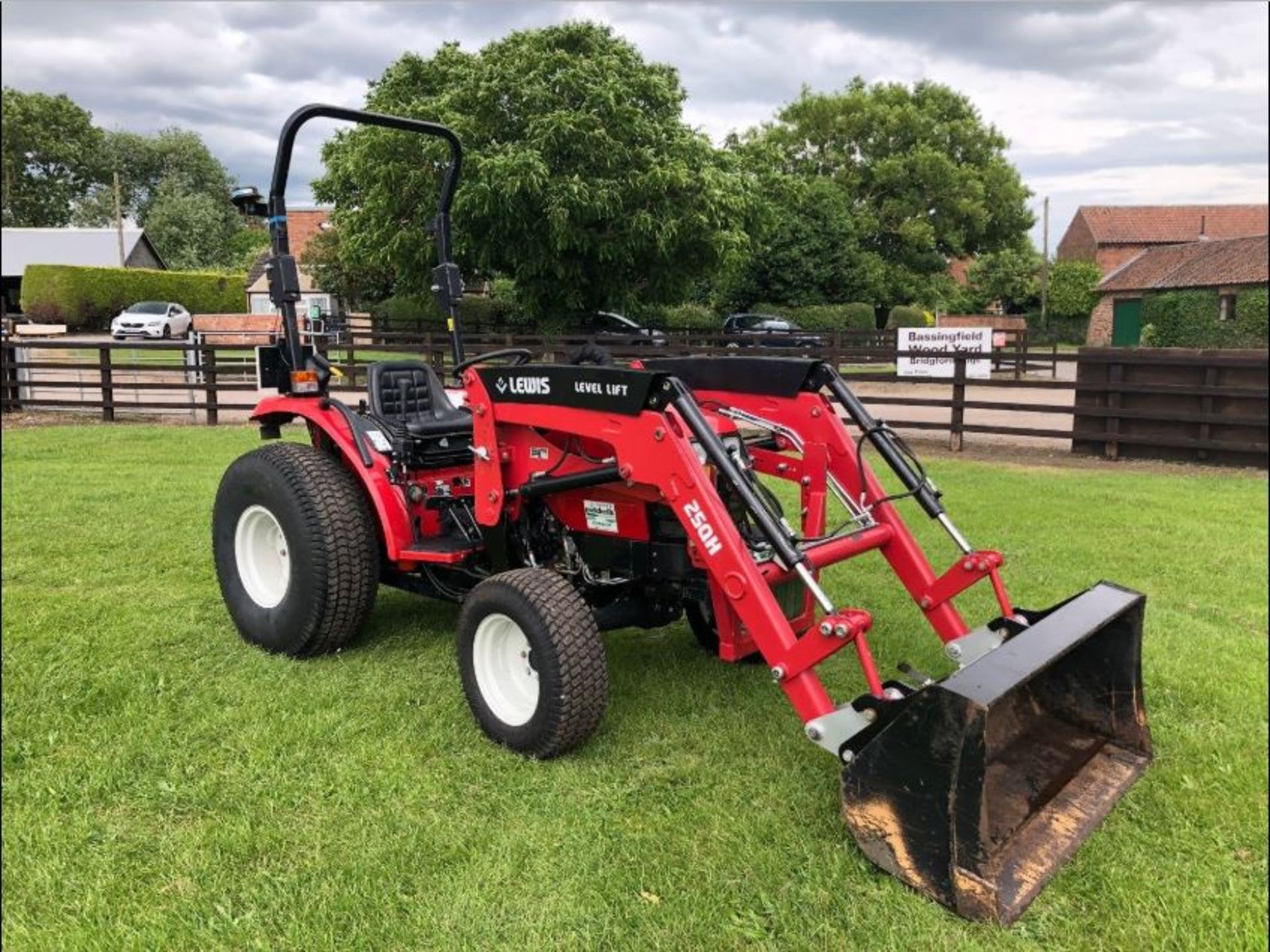 MA - SHIBAURA ST333 HST TRACTOR, 33HP, ONLY 1073 HOURS, C/W LEWIS FRONT ...