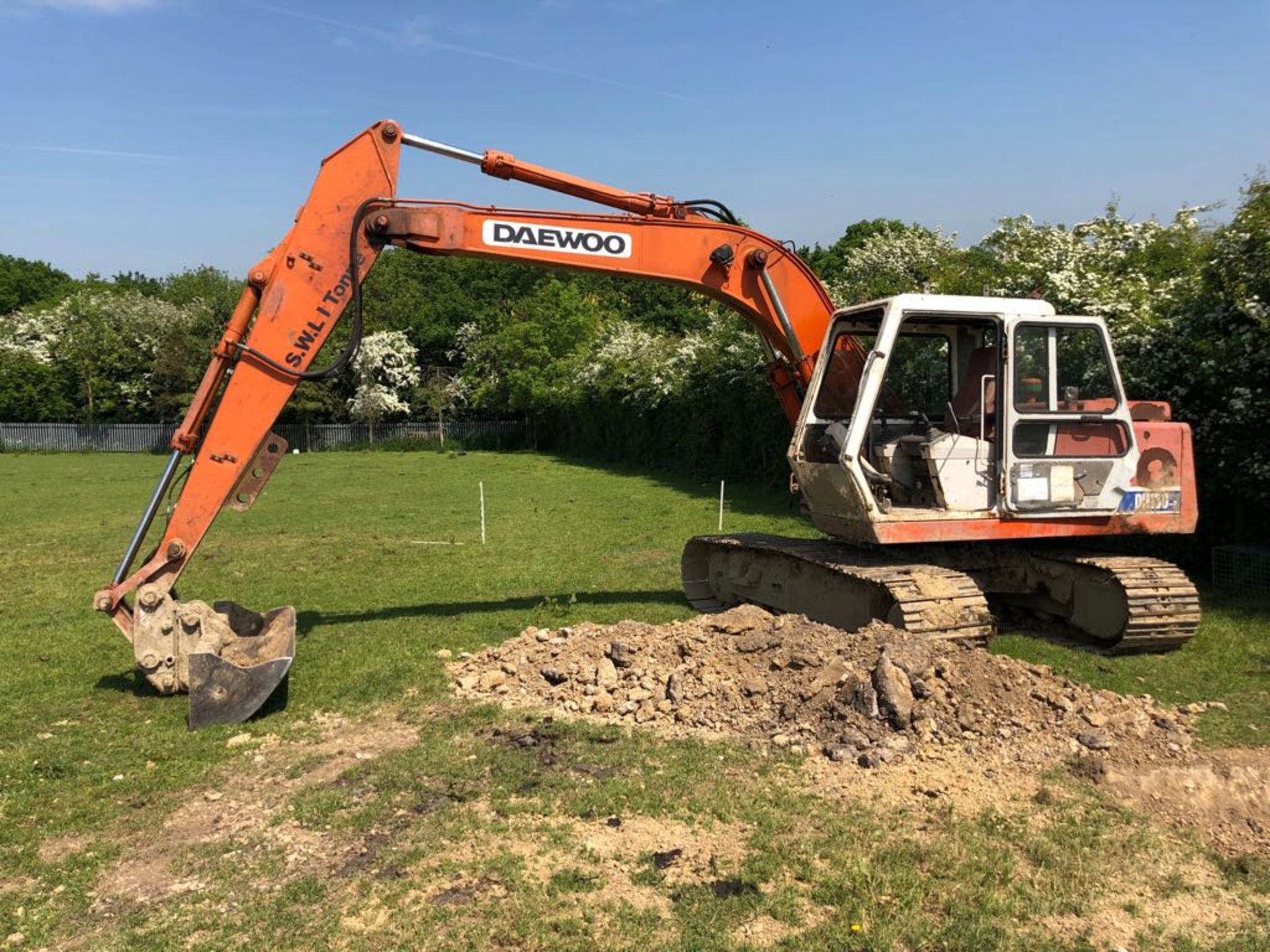 DS - 1995 DAEWOO DH130-2 TRACKED DIGGER / EXCAVATOR 13 TONNE *PLUS VAT ...