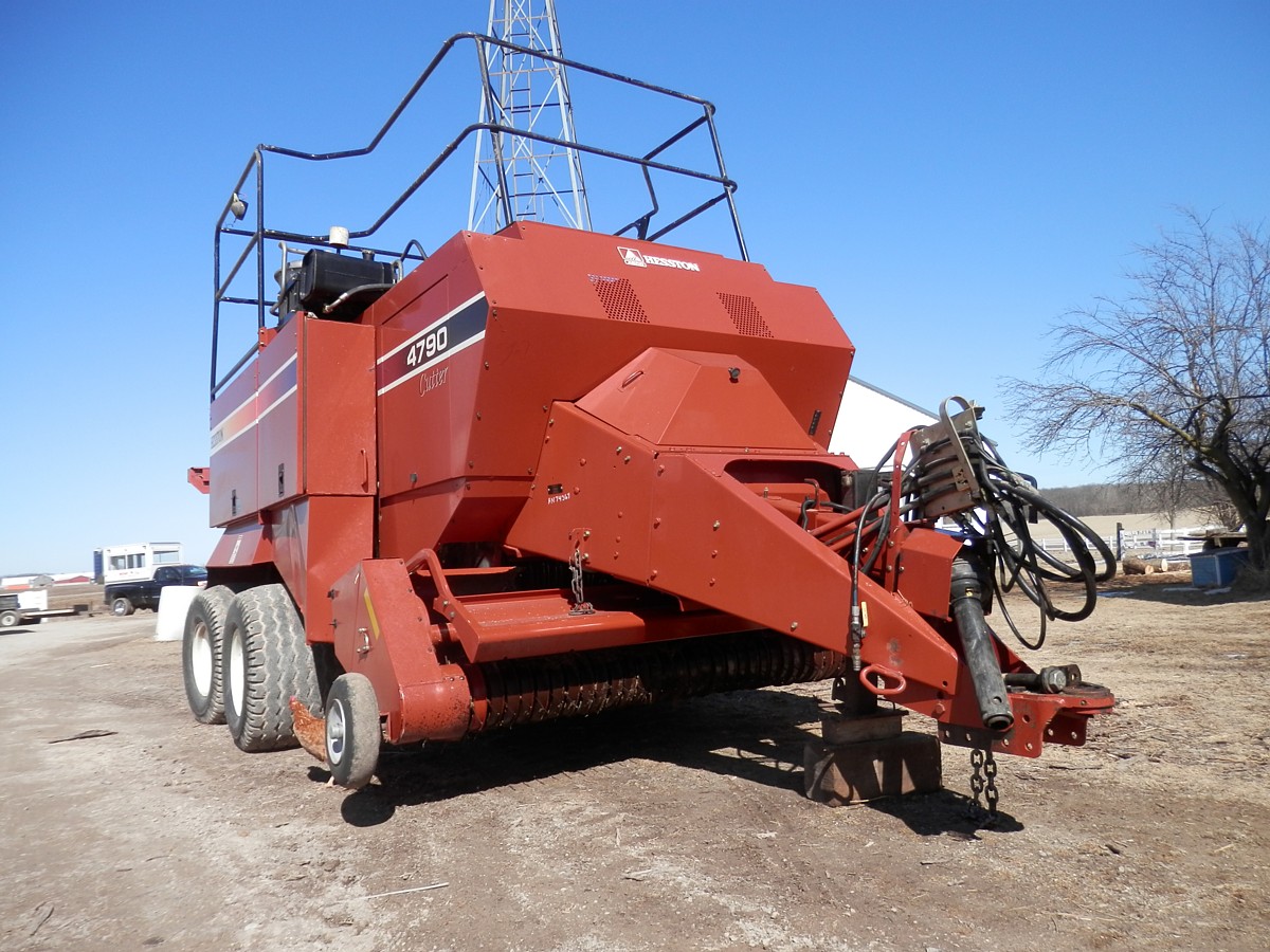 HESSTON 4790 3X4 Big Baler, Cutter, Applicator, Roll Chute, Agco ...
