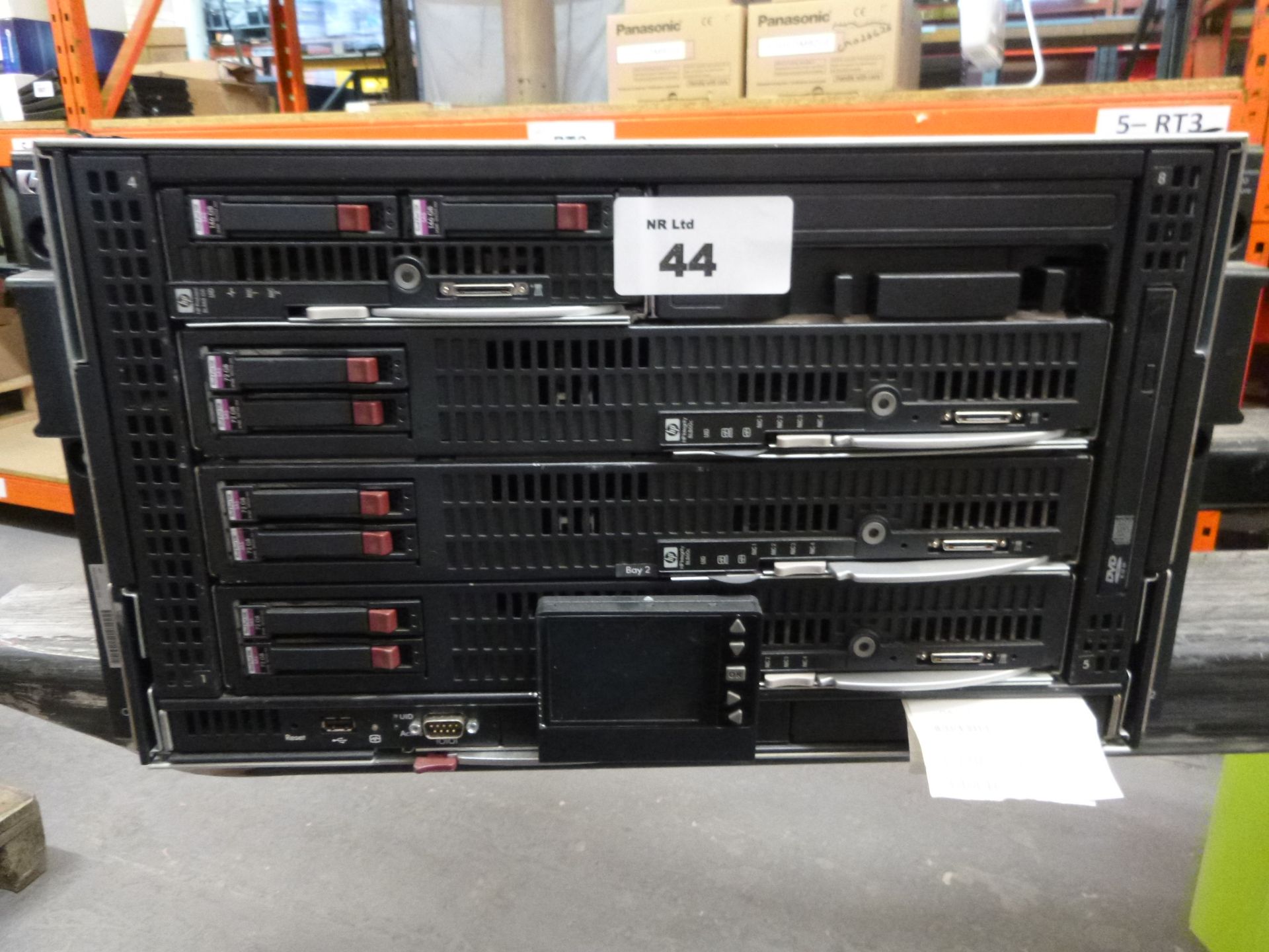 HP BLADESTATION C3000 ENCLOSURE WITH DVDROM/CDRW. CONTAINS 1 X HP ...