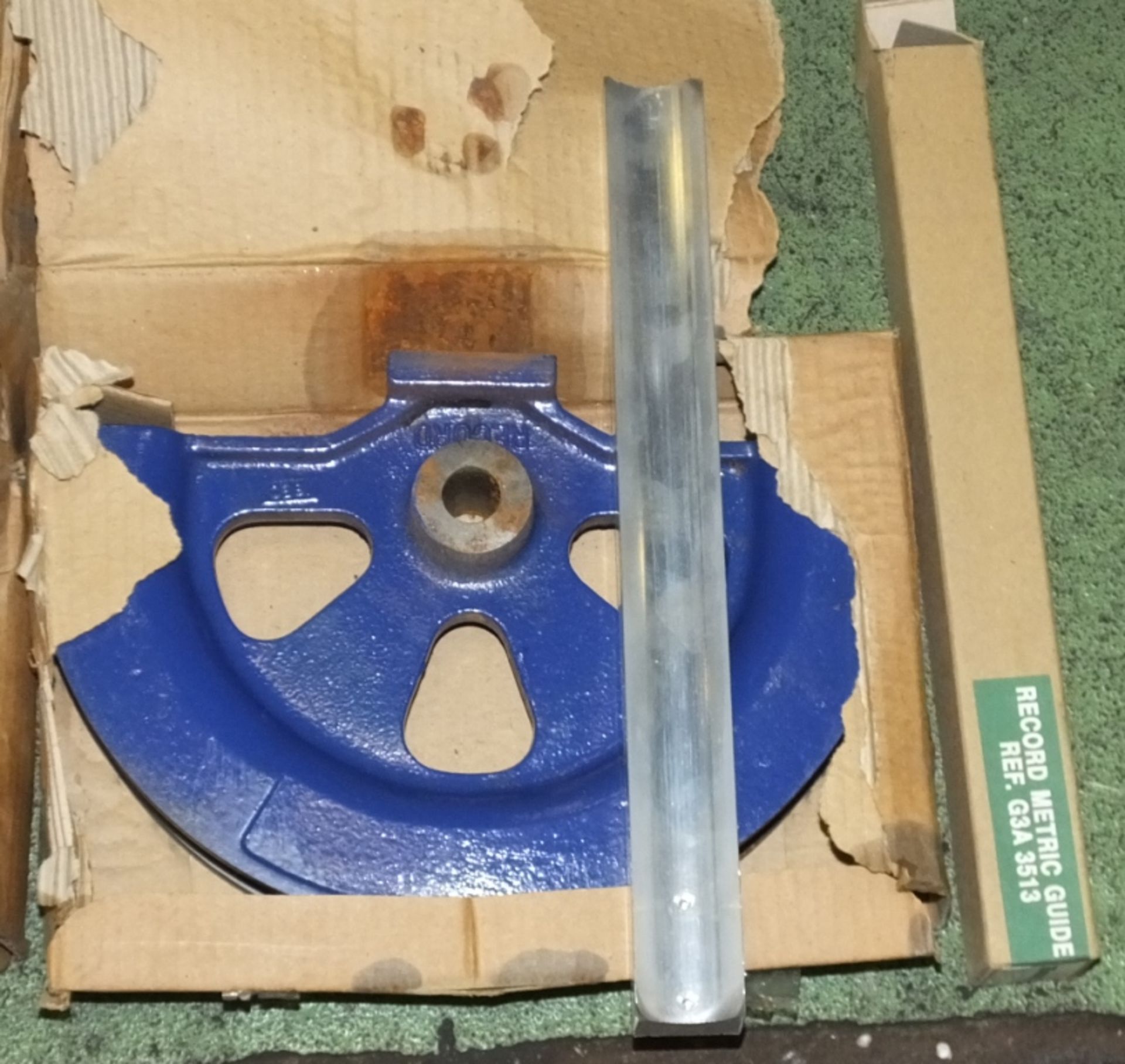 Record tools UL223 Copper pipe / tube bender with 42mm former & guide ...