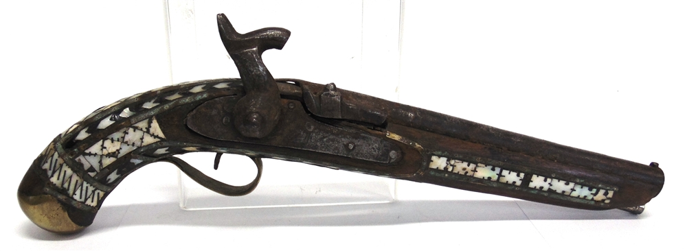 AN INDIAN FLINTLOCK PISTOL 19th century, with mother-of-pearl inlaid ...