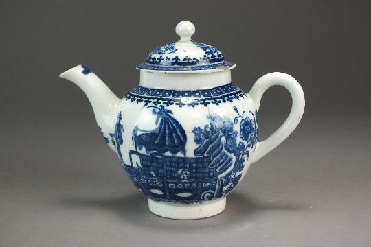 A small Caughley teapot and cover transfer-printed in the Pleasure Boat ...