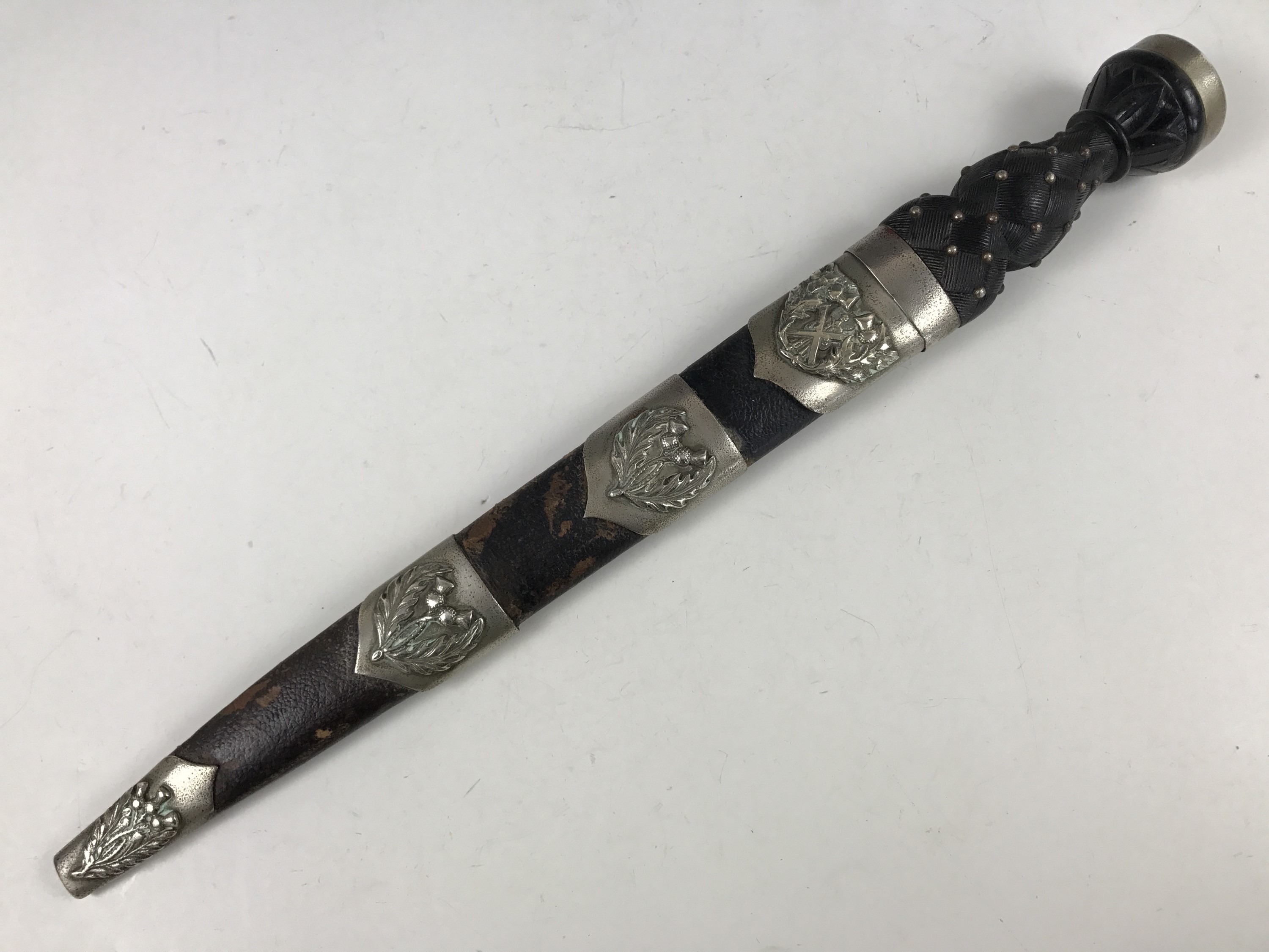 A late 19th / early 20th Century British Army Pipers' dirk, the ...