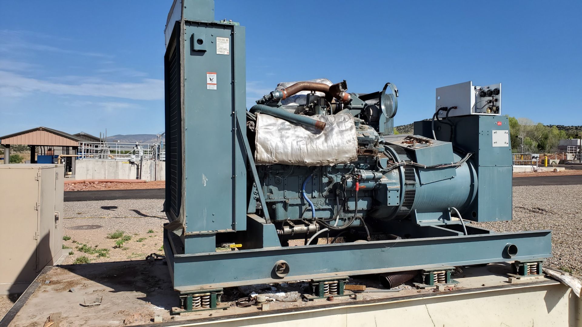 DETROIT DIESEL 12V92 GENERATOR 394 hours on engine, HAS ONE SCARED ...