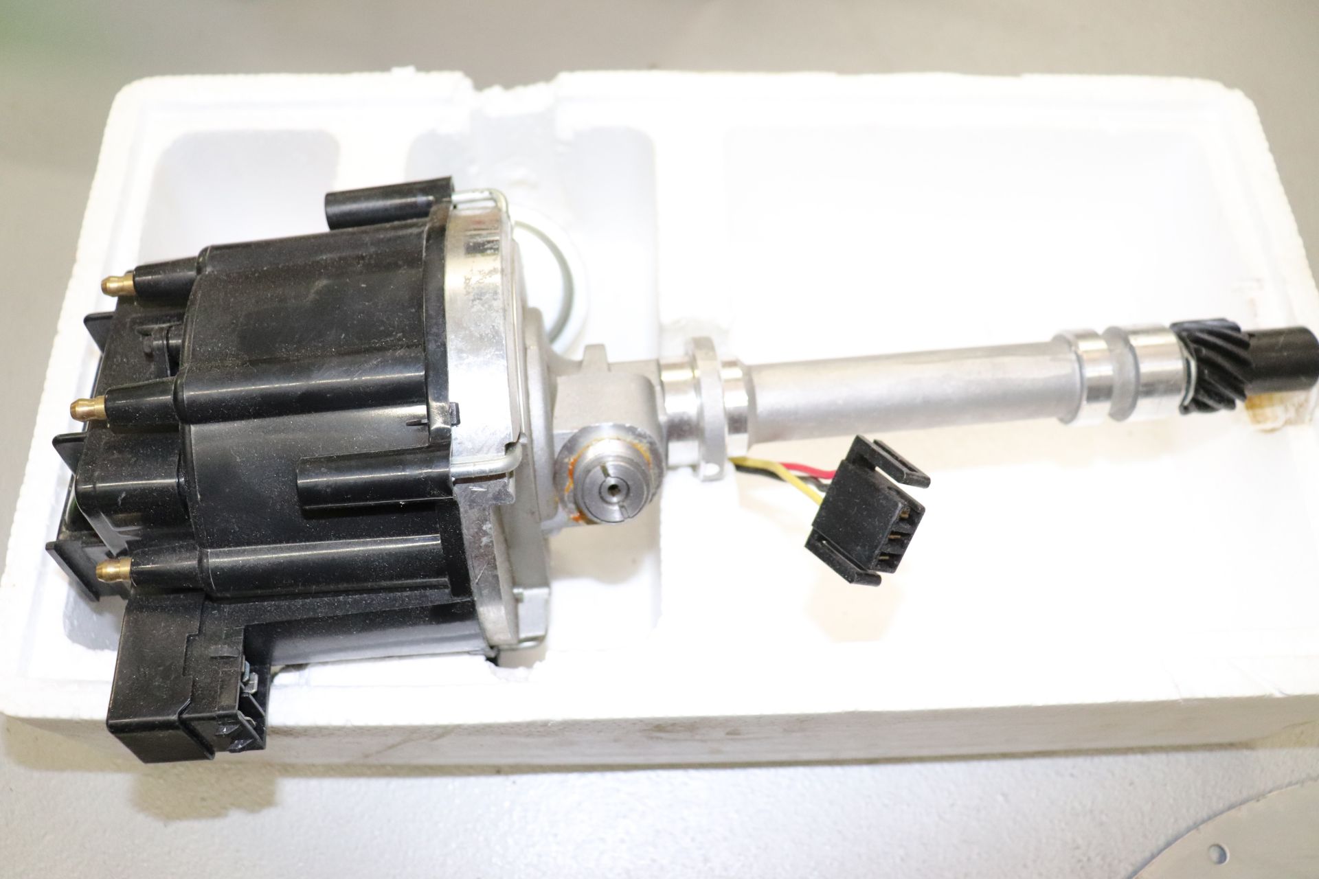 New distributor with tack drive