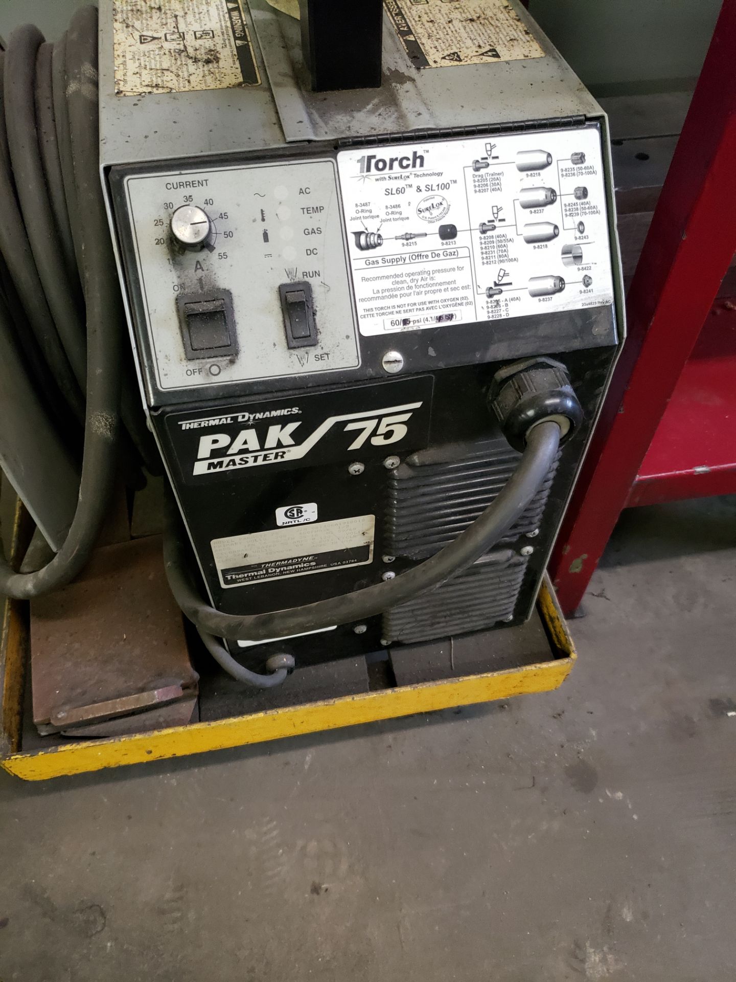 THERMAL DYNAMICS PAK MASTER 75 PLASMA CUTTER S#061406A191001D