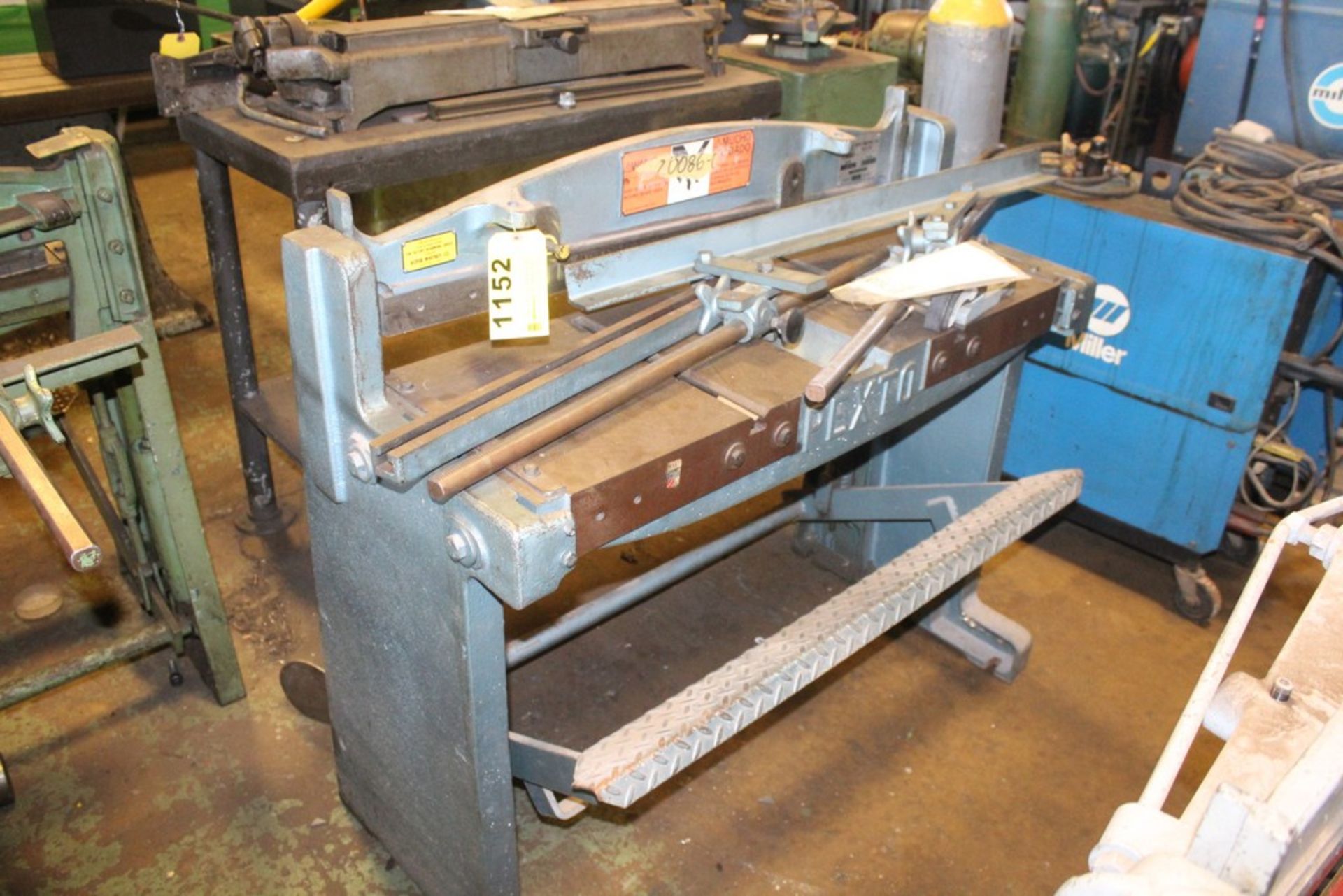 PEXTO 36" FOOT OPERATED SHEAR MODEL 13716 LOADING FEE: $100