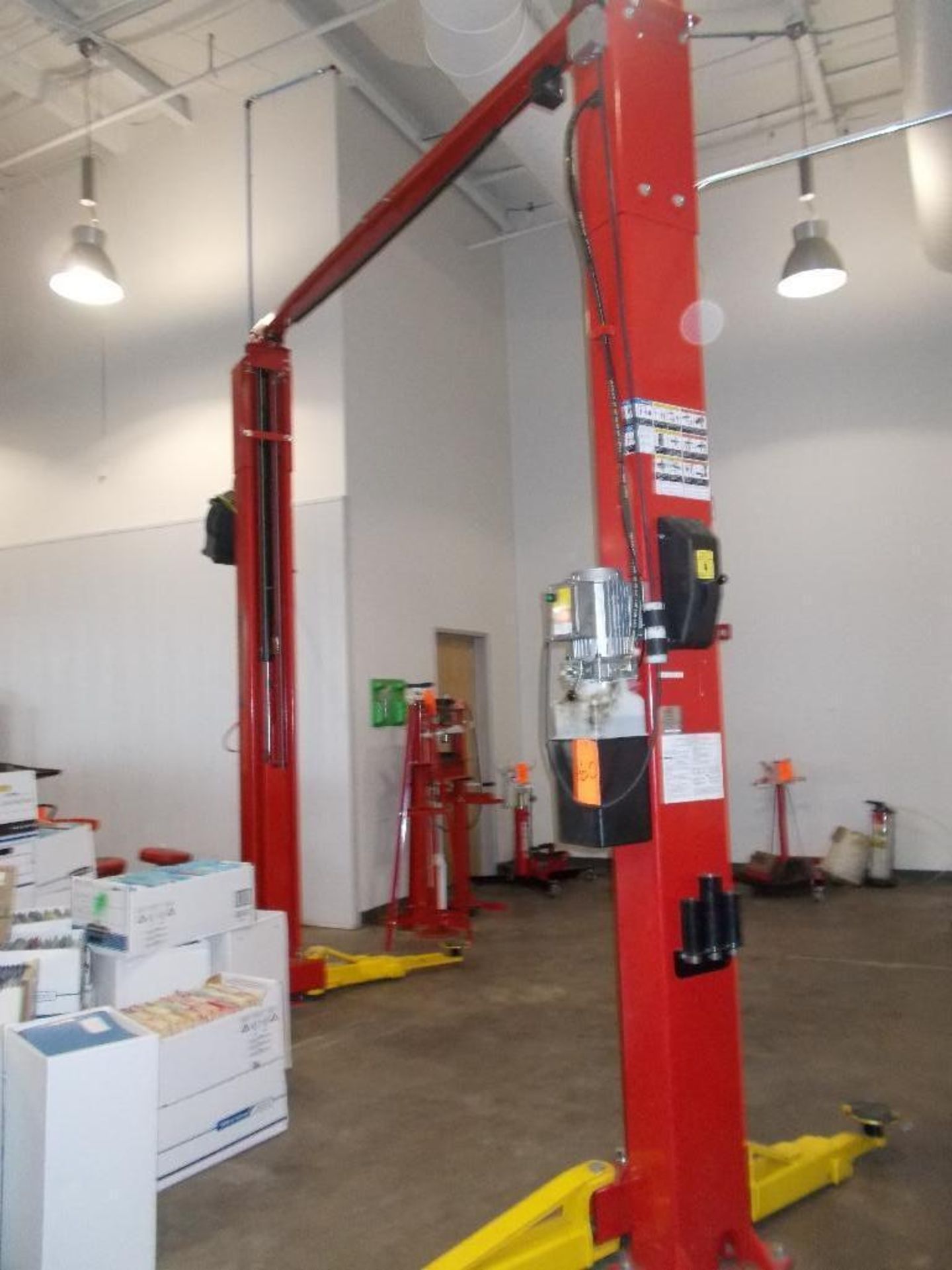 Mac Forward Car lift, Model I10N100M Cap Lb. 10,000 S#NFI16A0012 and ...