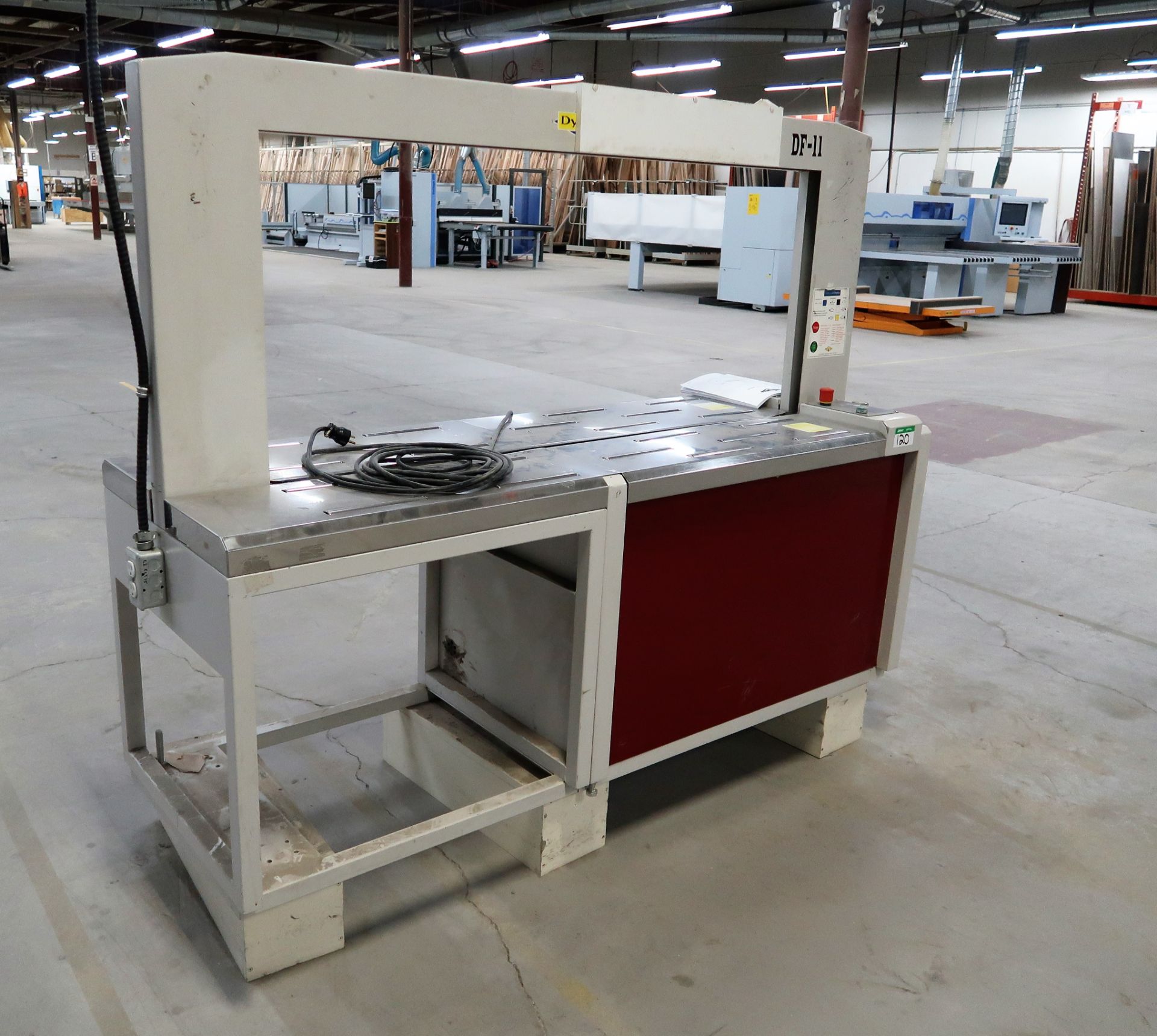 DYNARIC DF-11 STRAPPING MACHINE, 120V, 5' X 2' OPENING