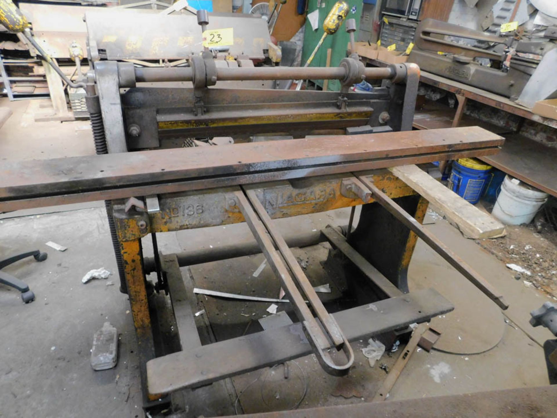 NIAGARA NO 136 FOOT POWERED 36" SHEAR