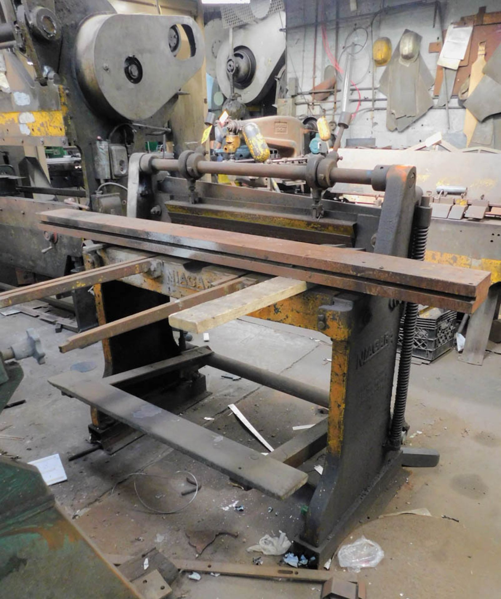 NIAGARA NO 136 FOOT POWERED 36" SHEAR