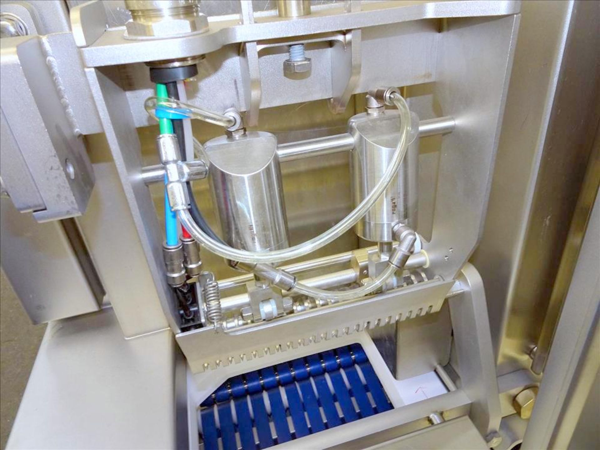 Treif Slicer, Model Divider 660+. 320 x 130 mm / 280 x 160 mm infeed ...