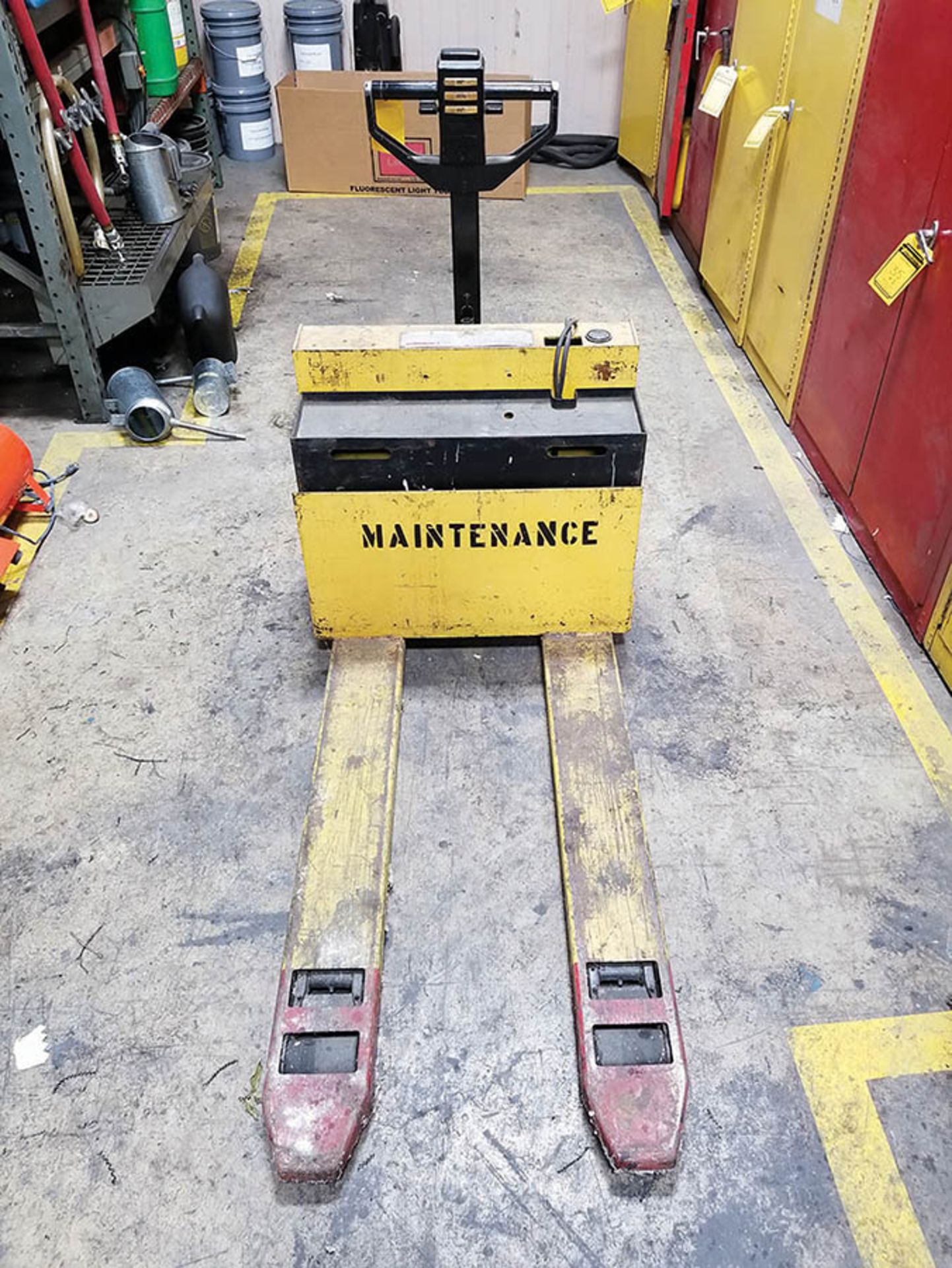 YALE 24V ELECTRIC PALLET JACK, MODEL MPB040ACN24C2748, 4,000 LB. CAP ...