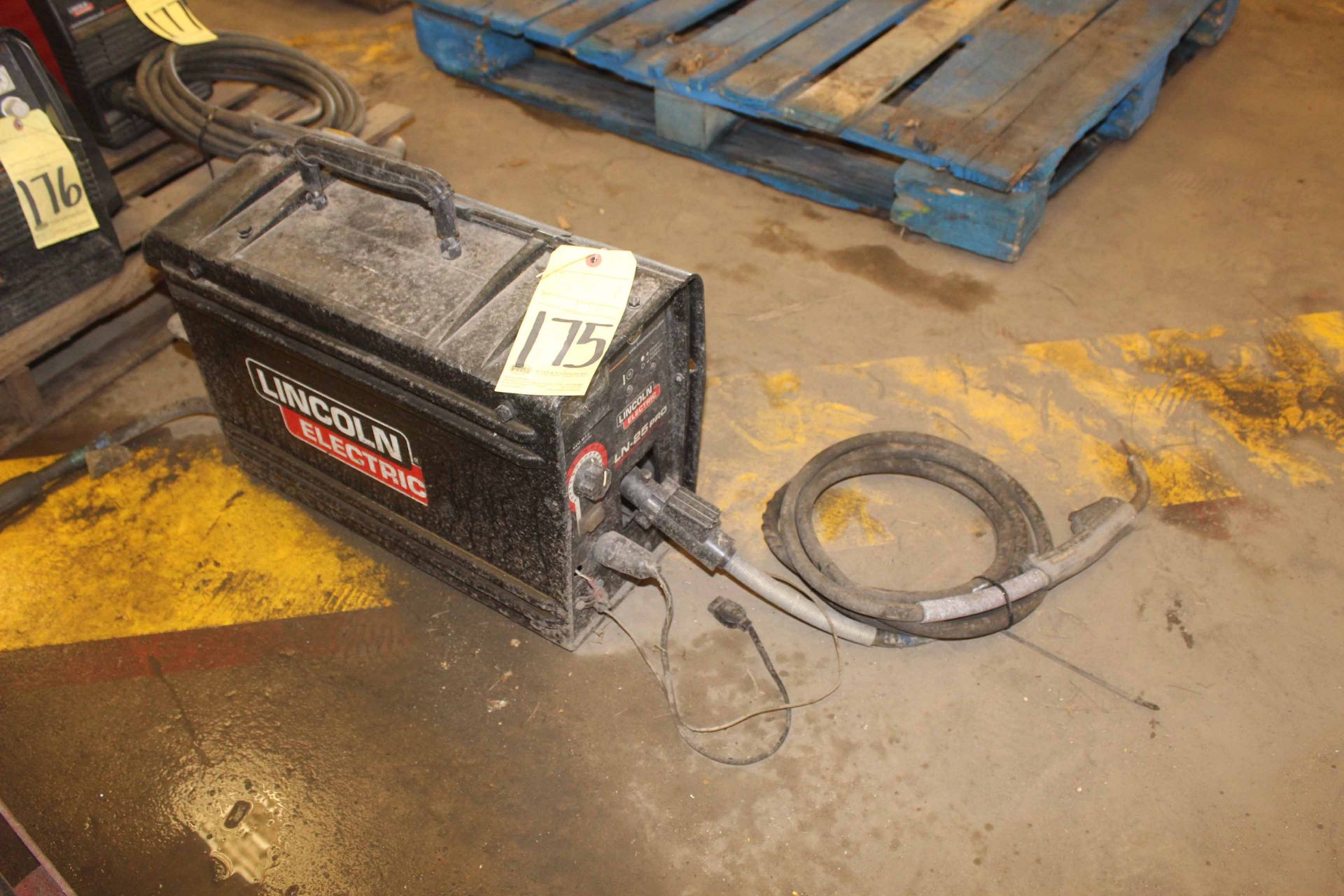 SUITCASE WELDER, LINCOLN ELECTRIC MDL. LN-25, S/N N.A.