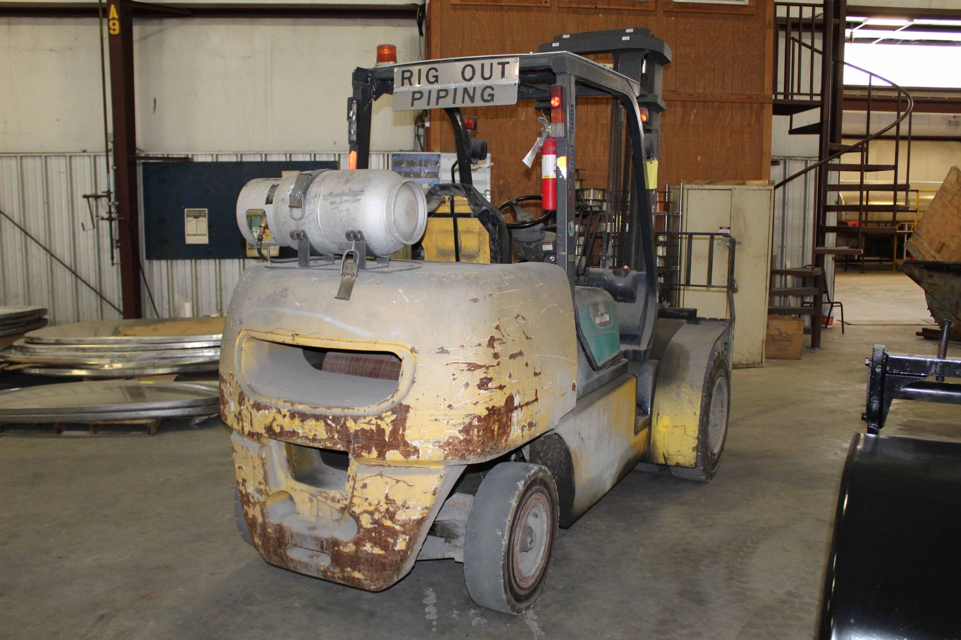FORKLIFT, KOMATSU 50 10,000 LB. CAP. MDL. FG50A12-8, LPG pwrd., 2-stage ...
