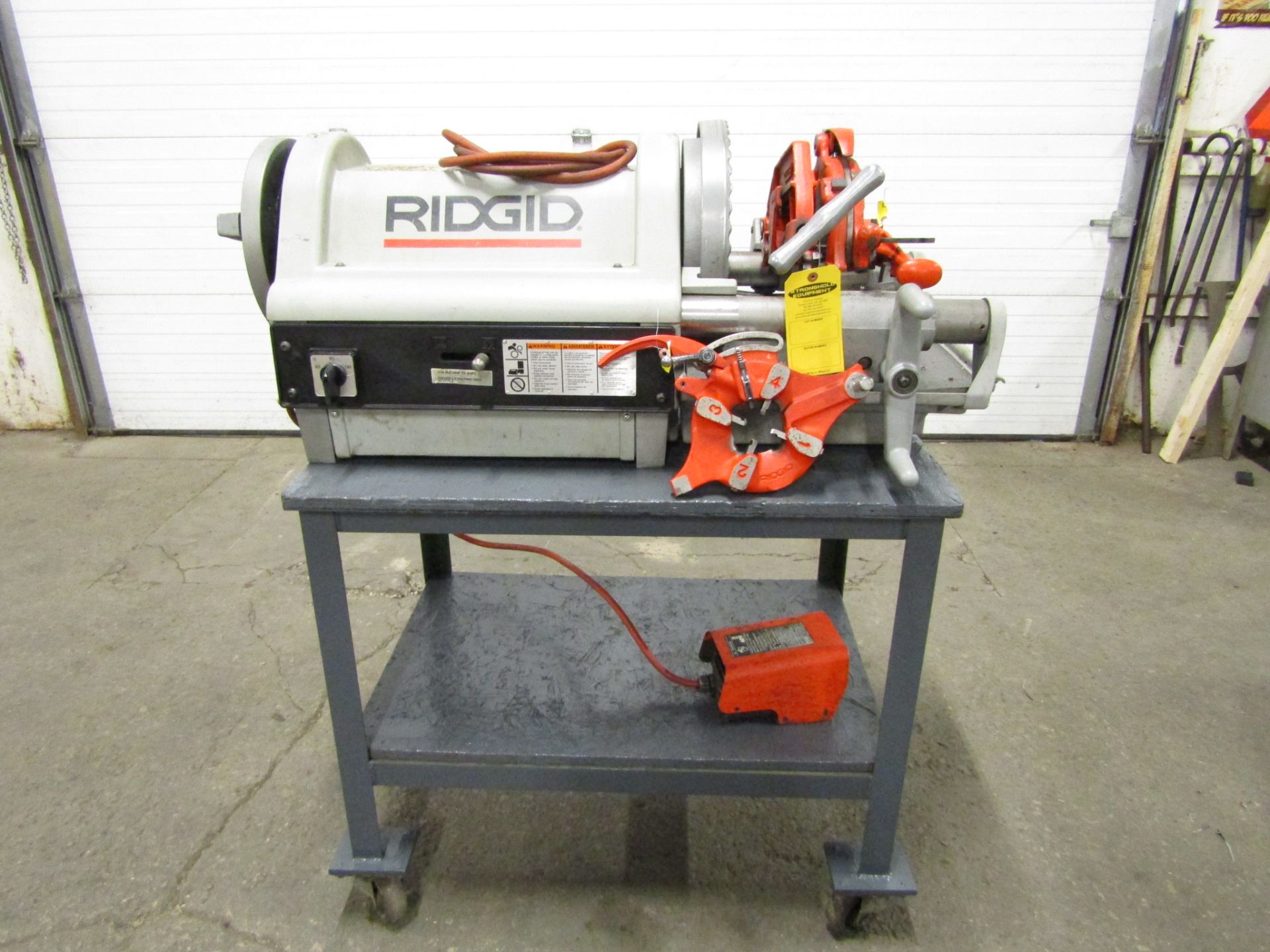 Ridgid 1224 Pipe Threader with 1/8" to 4" capacity with both dies ...