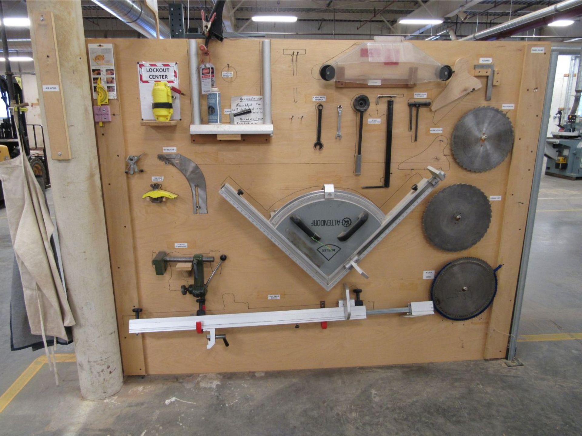 Altendorf Slider 3200 Sliding Table Saw s/n 98-09-579; 230v; 3ph; inc ...