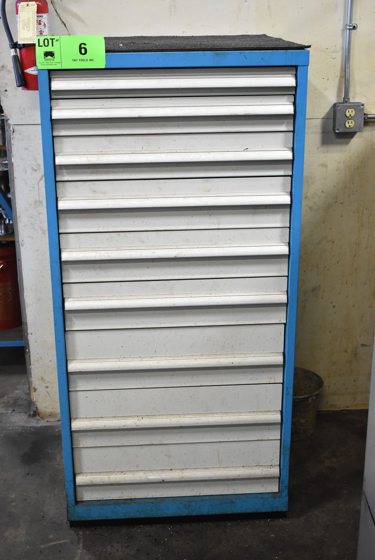 { Choice of lots: 4, 6 } ROUSSEAU 9 DRAWER TOOL CABINET