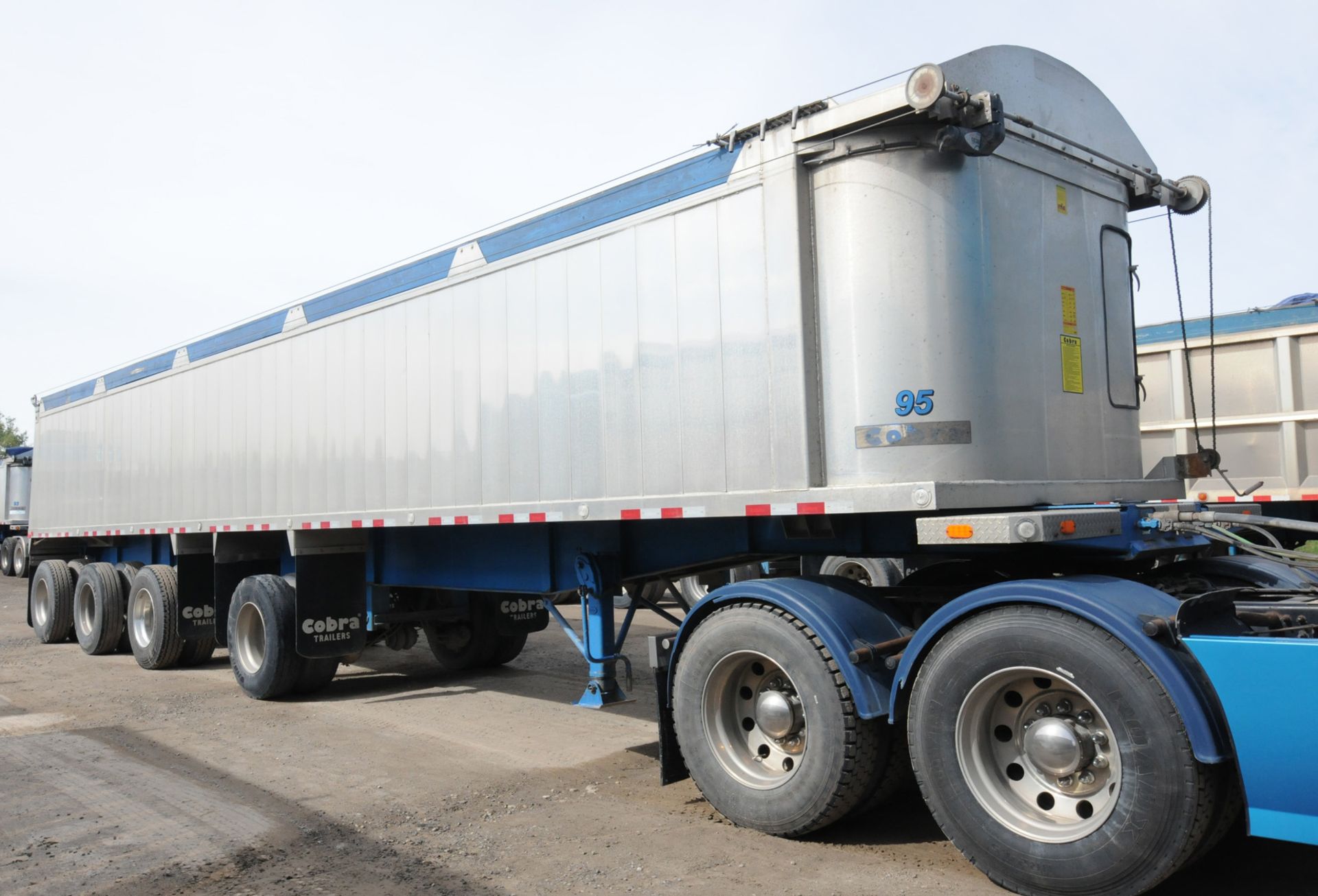 COBRA (2017) QUAD-AXLE ALUMINUM END DUMP BOX TRAILER WITH COMPOSITE ...
