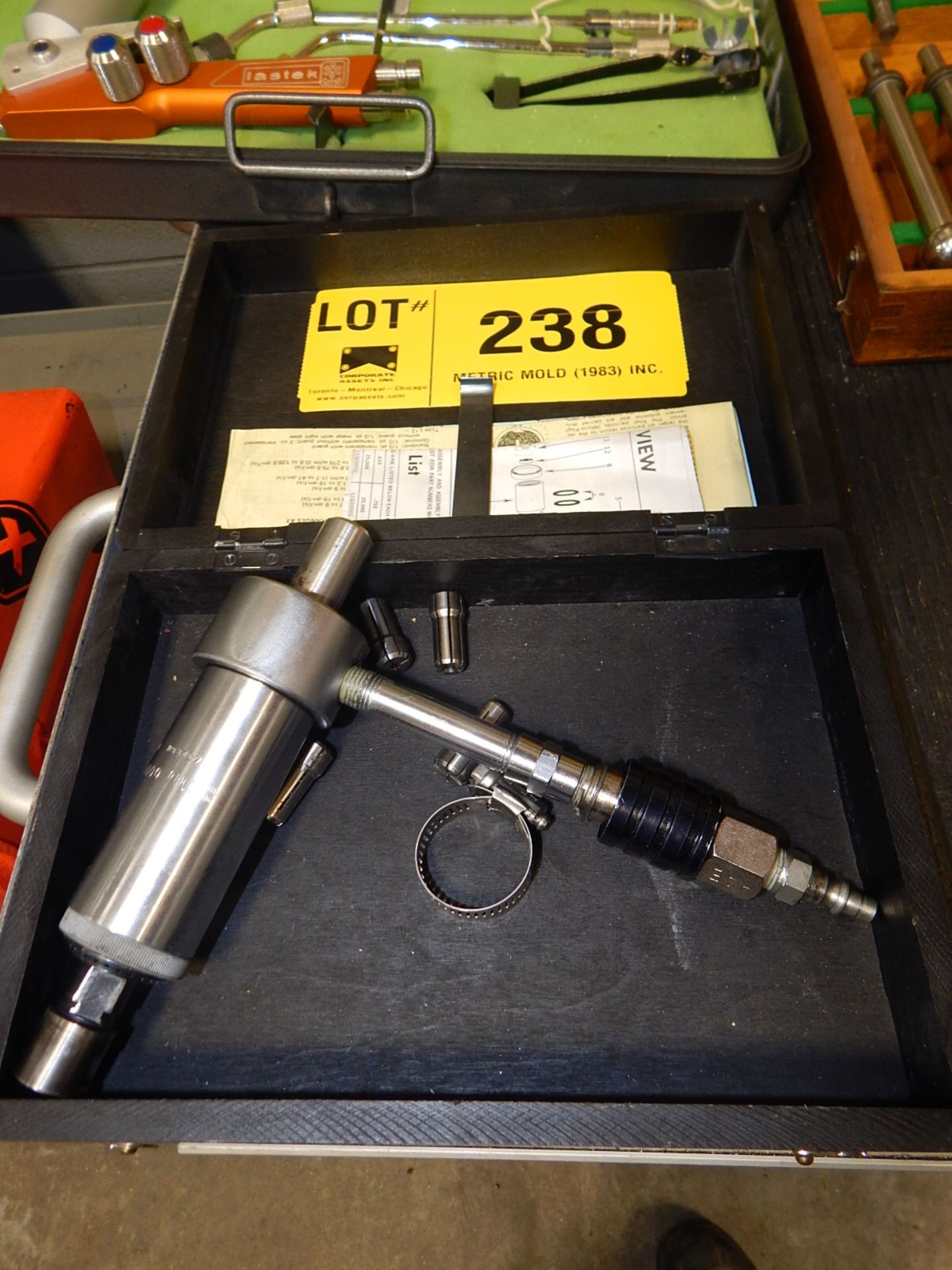 PNEUMATIC TAPPING HEAD