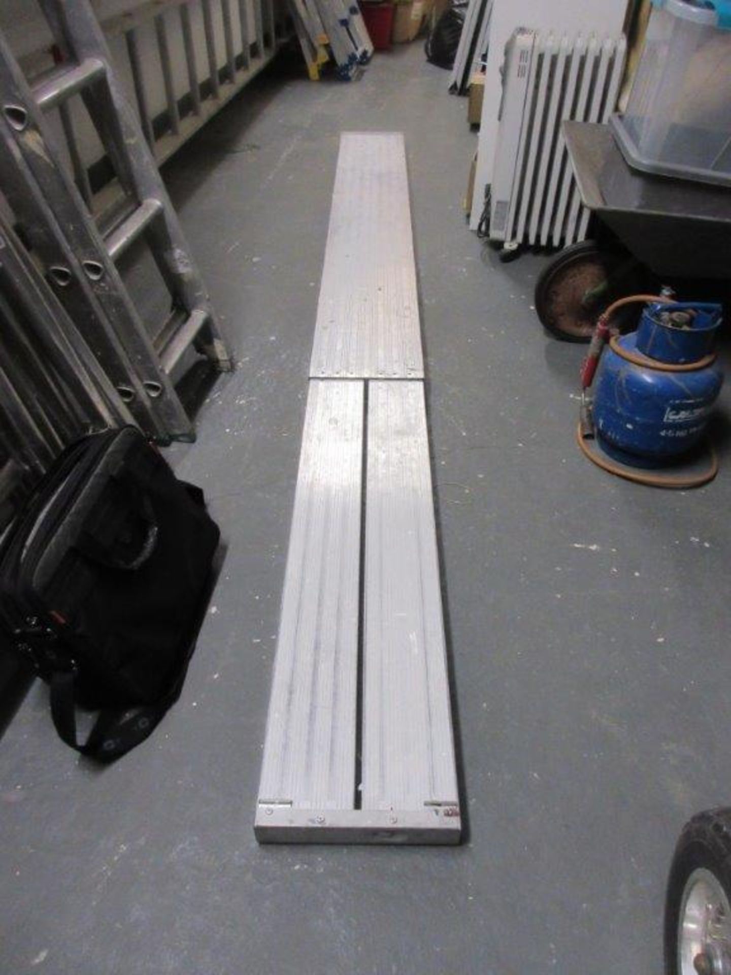Aluminium telescopic work beam, 28cm wide to 4m long