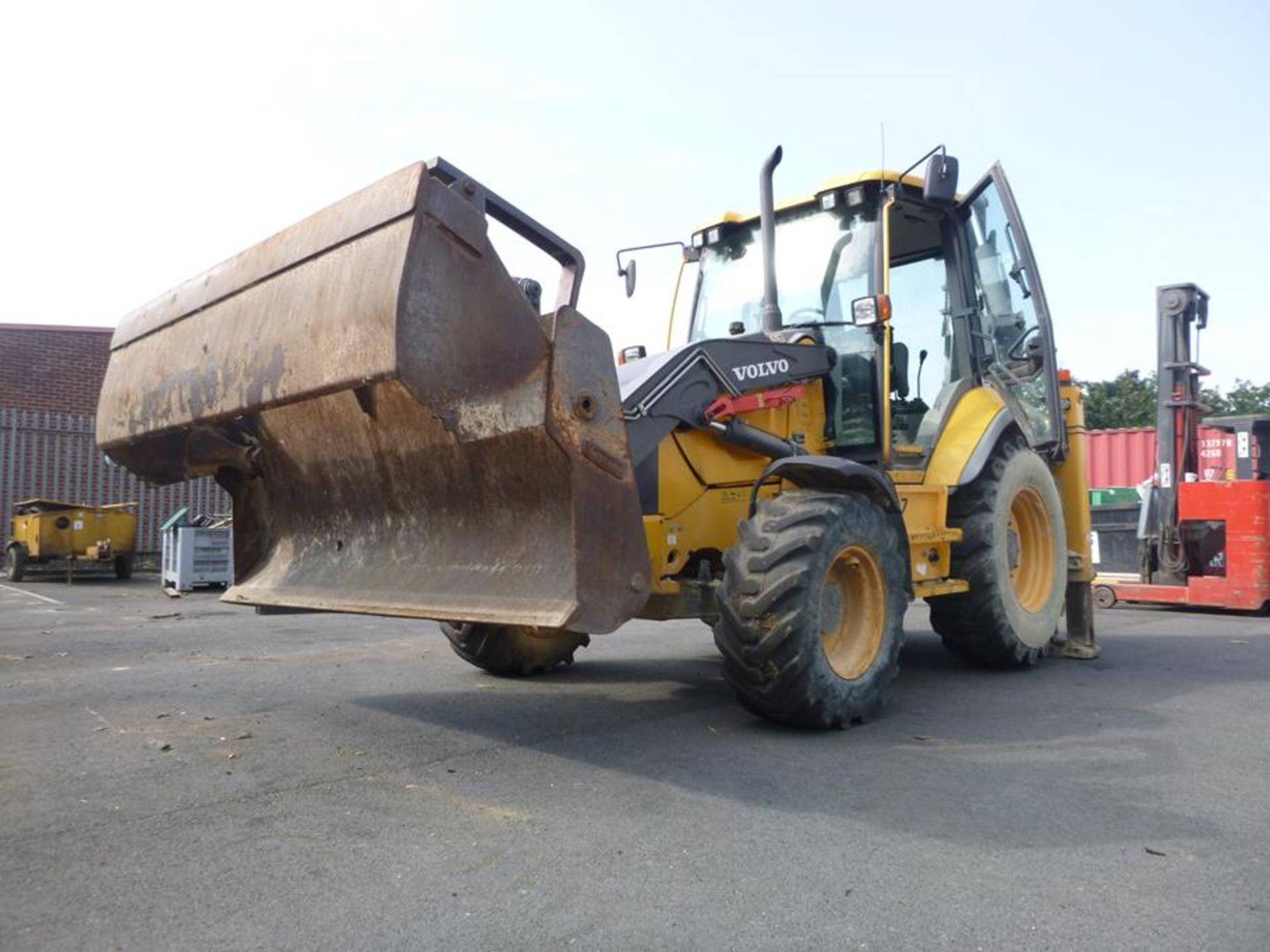 2012 Volvo BL71B Backhoe Loader with 4 in 1 Bucket and Piped for Hammer ...
