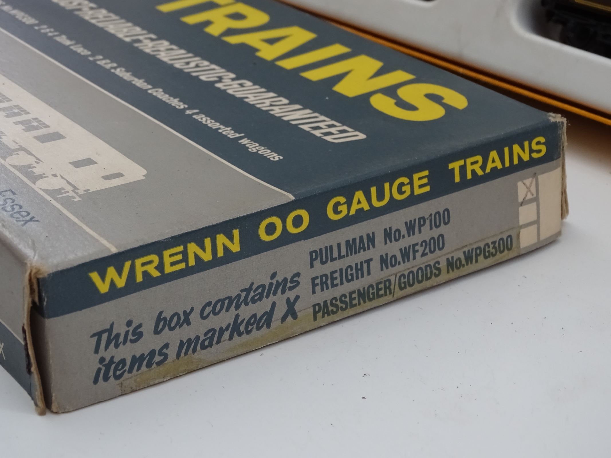 A Wrenn WP100 Pullman Passenger train set. VG in G-VG box