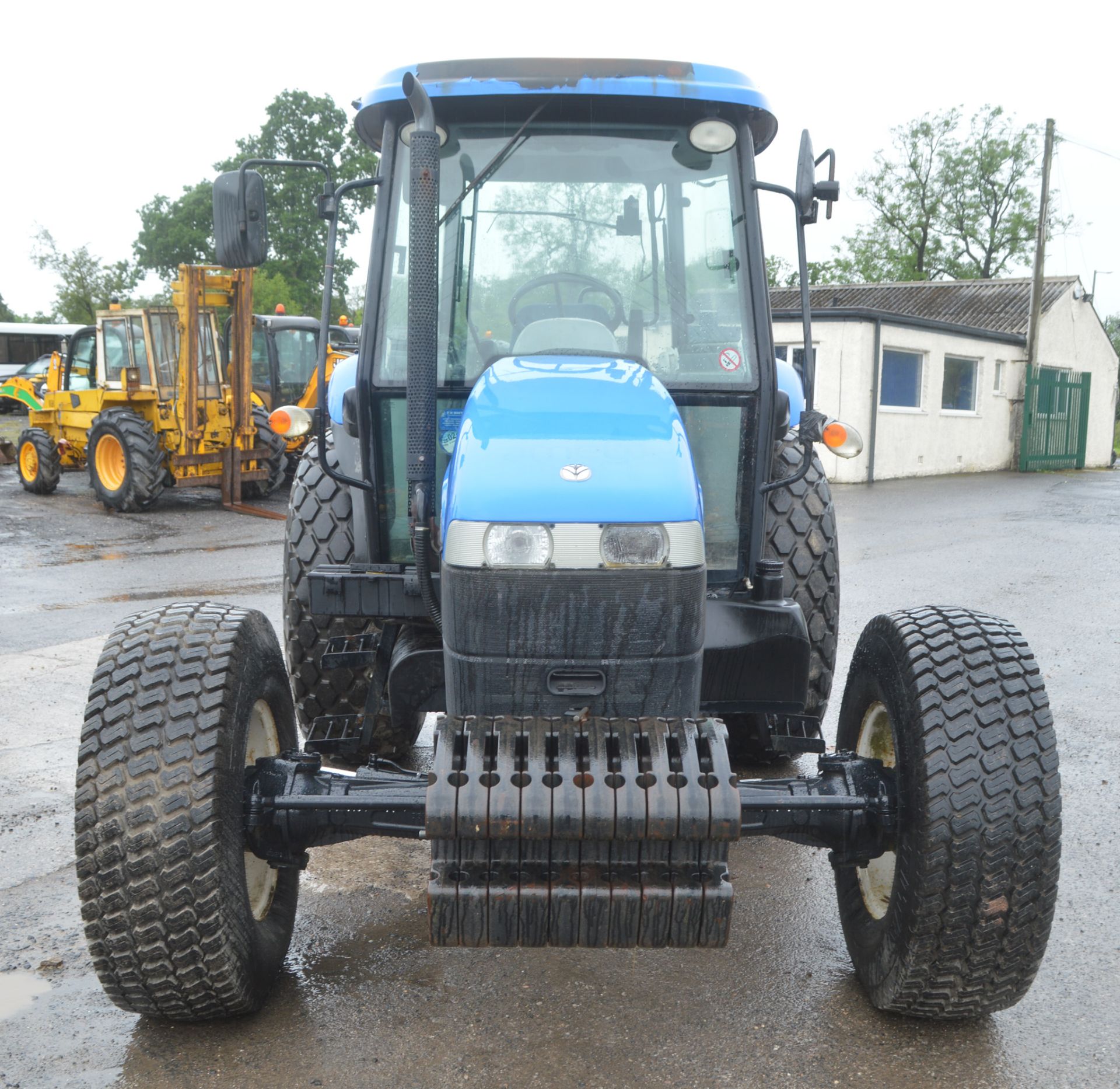 New Holland TD5050 4 wheel drive tractor Year: WX09FSY Rec Hours: 1539 ...