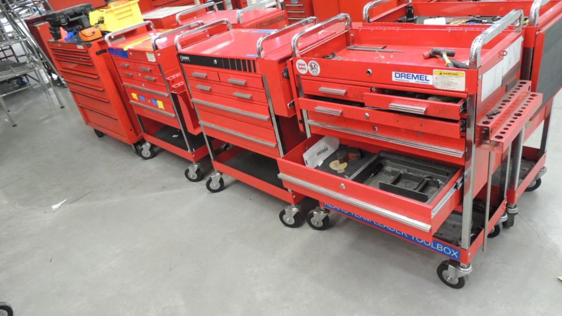 Sunex Lot: (3) 5 drawer rolling tool boxes, (1) 7 drawer rolling tool ...