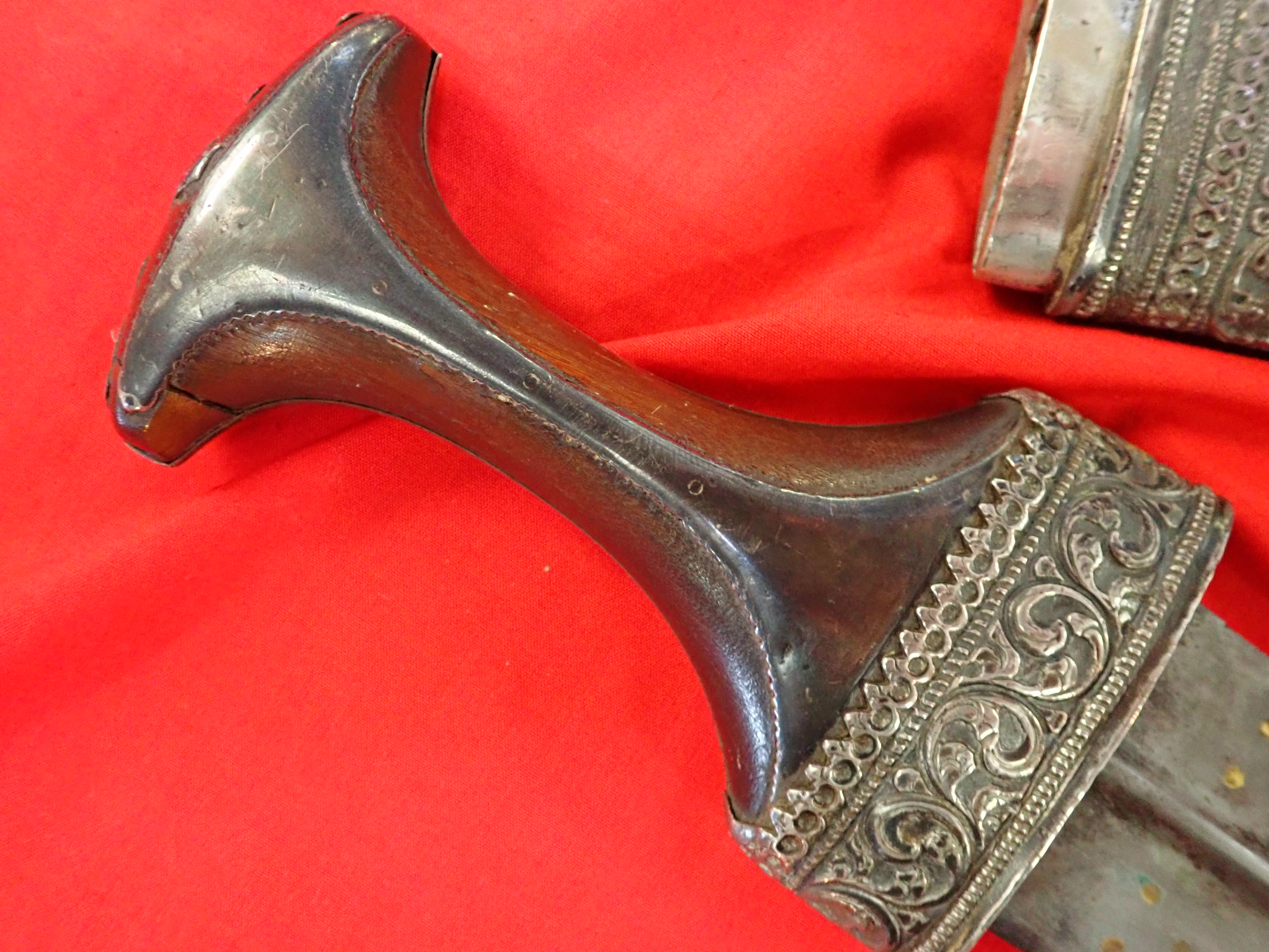 19th early 20th C. Arab jambiya Omani dagger knife. Good quality ...