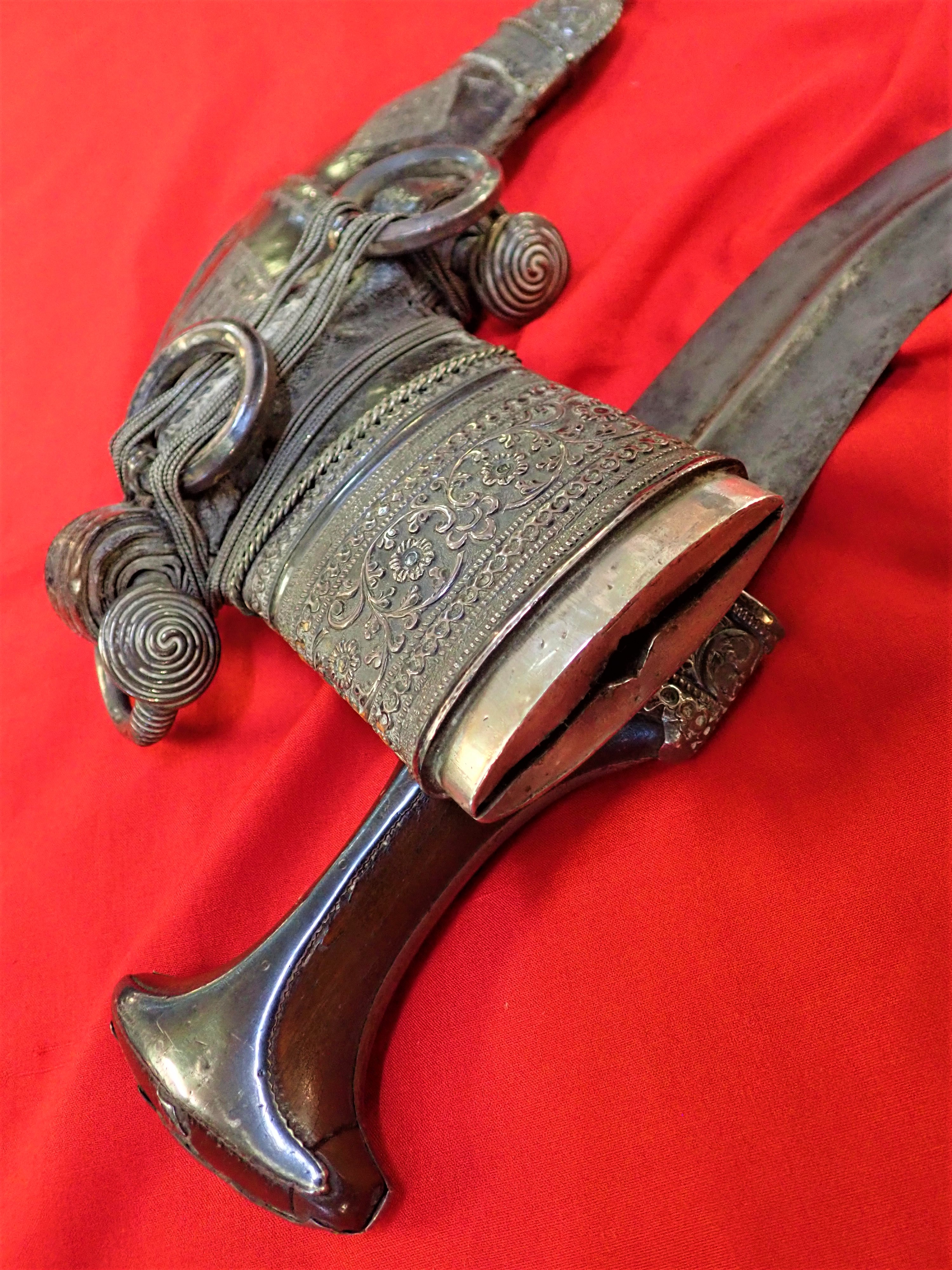 19th early 20th C. Arab jambiya Omani dagger knife. Good quality ...