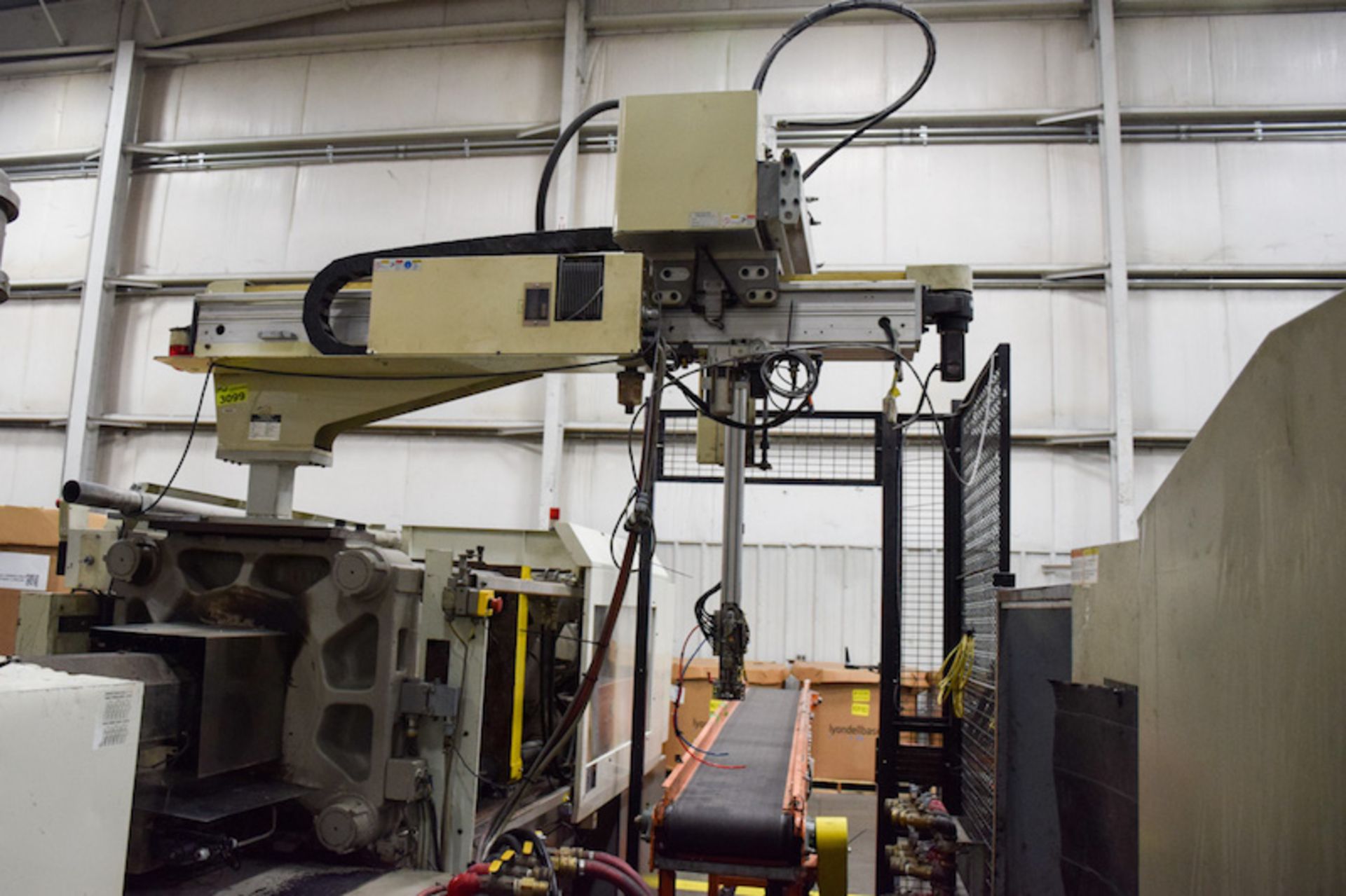 Yushin Robot (Last Used in Toshiba ISG250 Press) {Asset #3099}