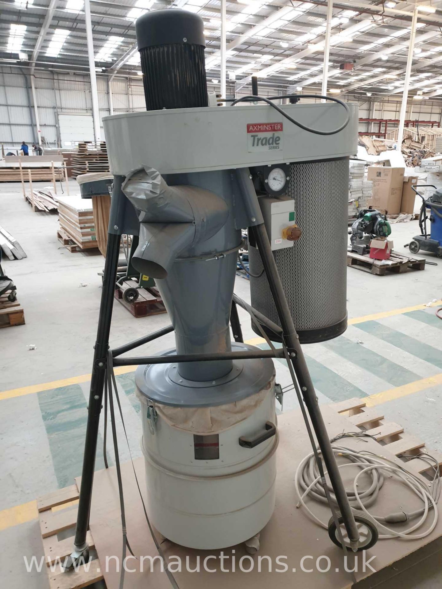 Axminster dust extraction unit 240v. In working order, Removed ready ...