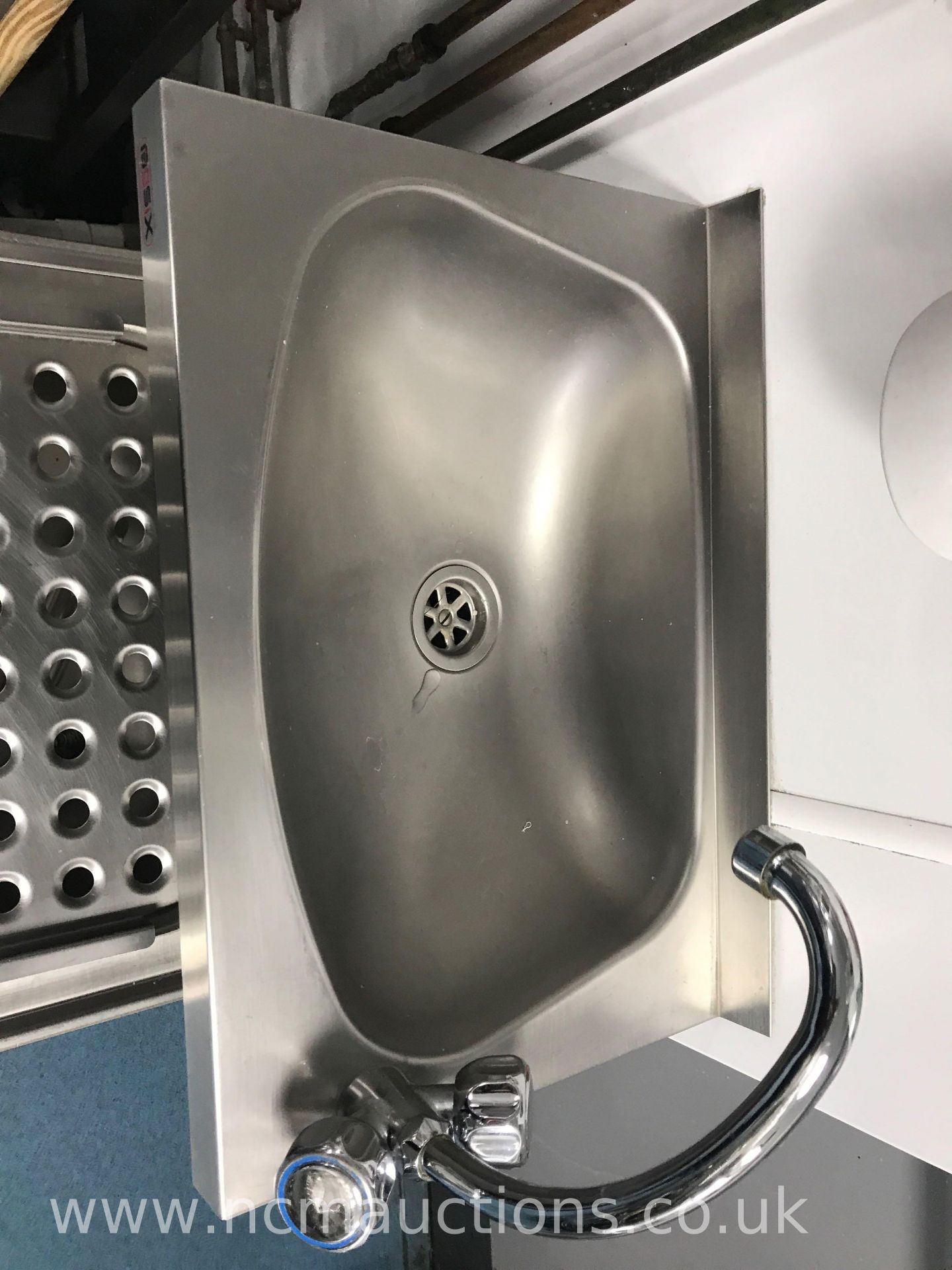 Basix BSX JTS 600 Janitorial Sink Lift-Out (Removable) Mop Strainer ...