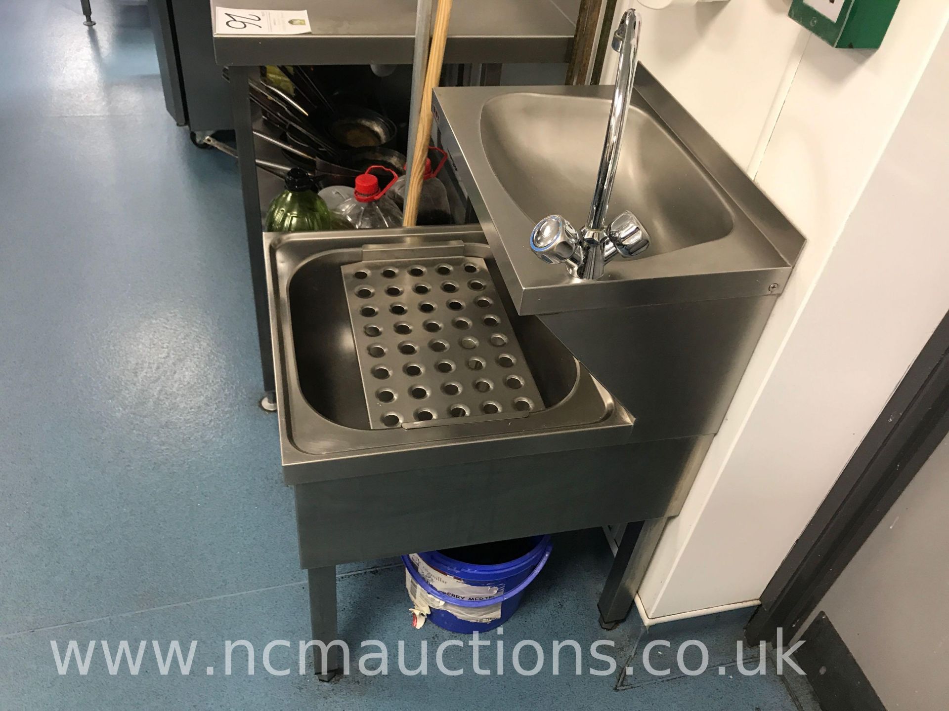 Basix BSX JTS 600 Janitorial Sink Lift-Out (Removable) Mop Strainer ...