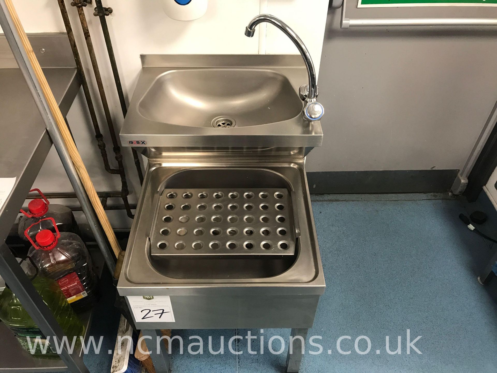 Basix BSX JTS 600 Janitorial Sink Lift-Out (Removable) Mop Strainer ...
