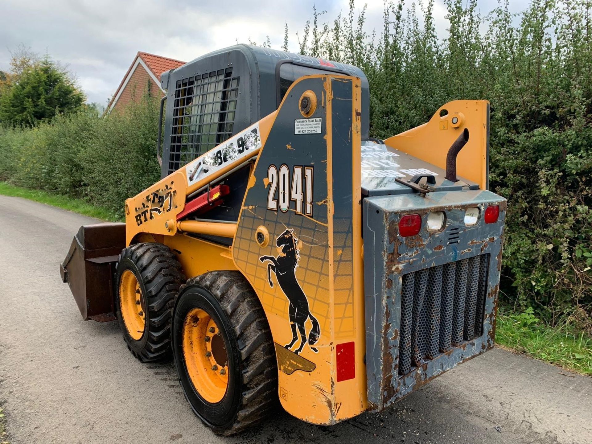 Mustang 2041 Skid steer Loader 2008 Year 504 hours starts first time ...