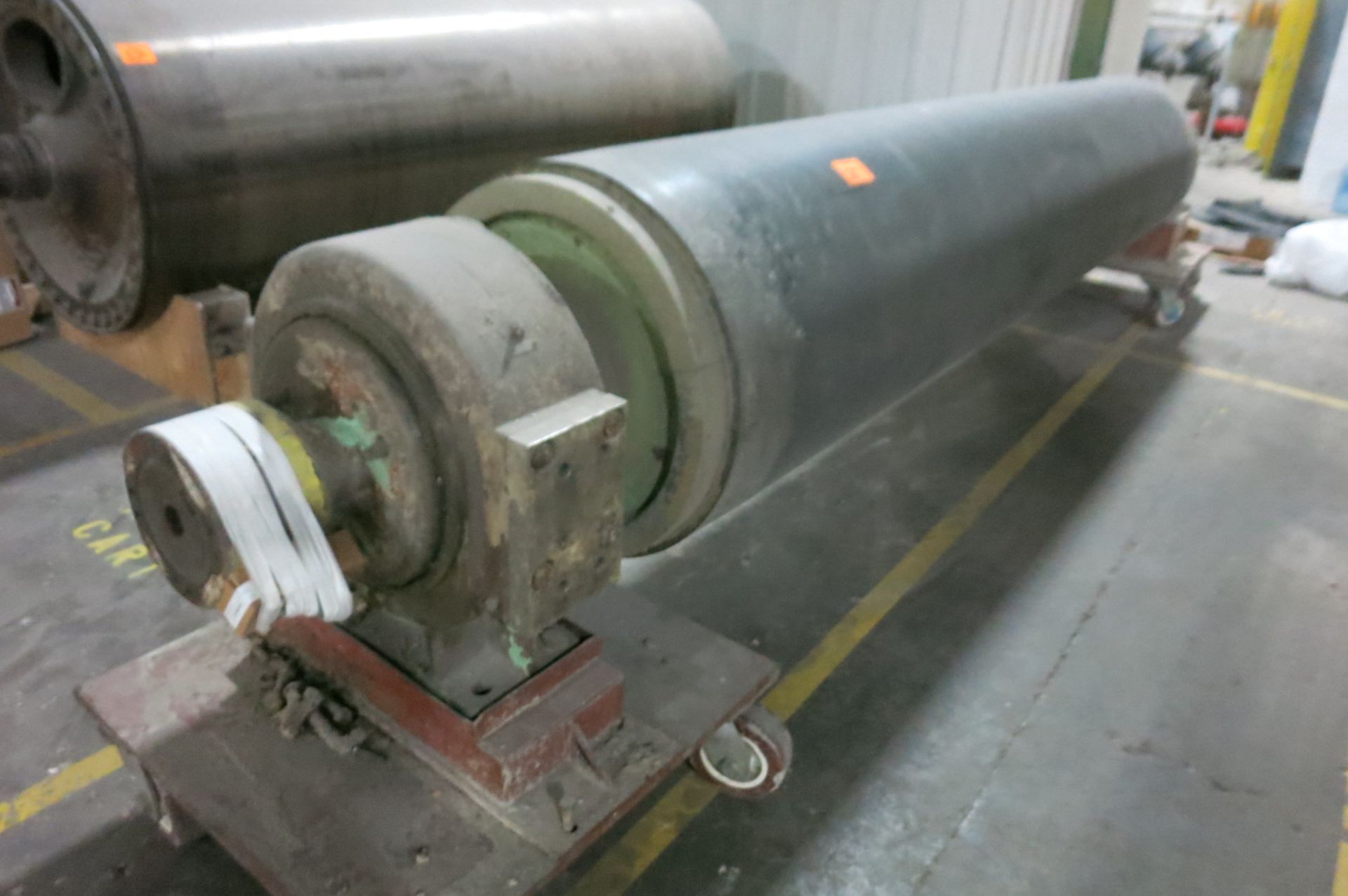 Vacuum suction roller