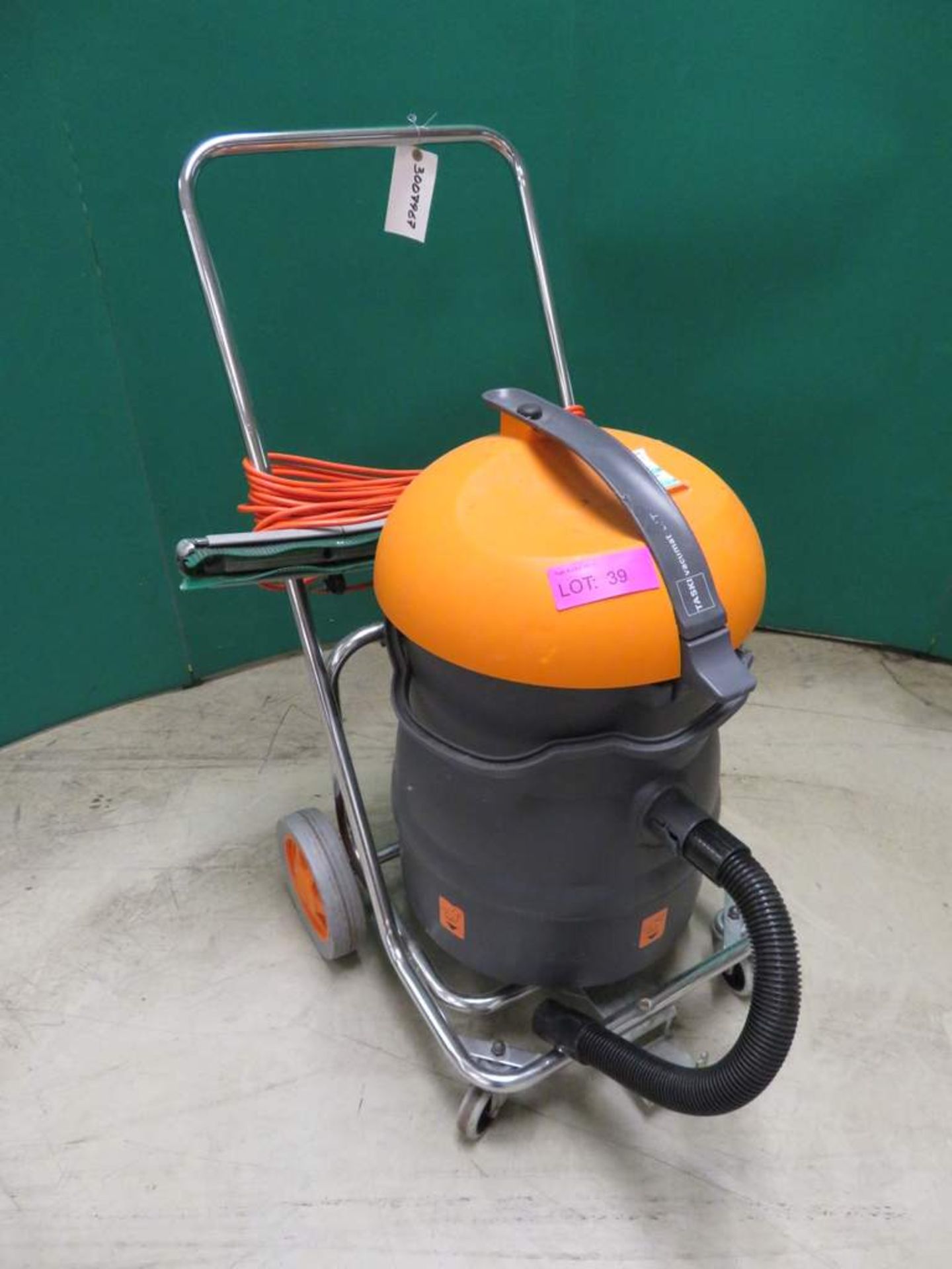 Taski Vacumat 22T Vacuum Cleaner. Powers Up But Not All Functions ...